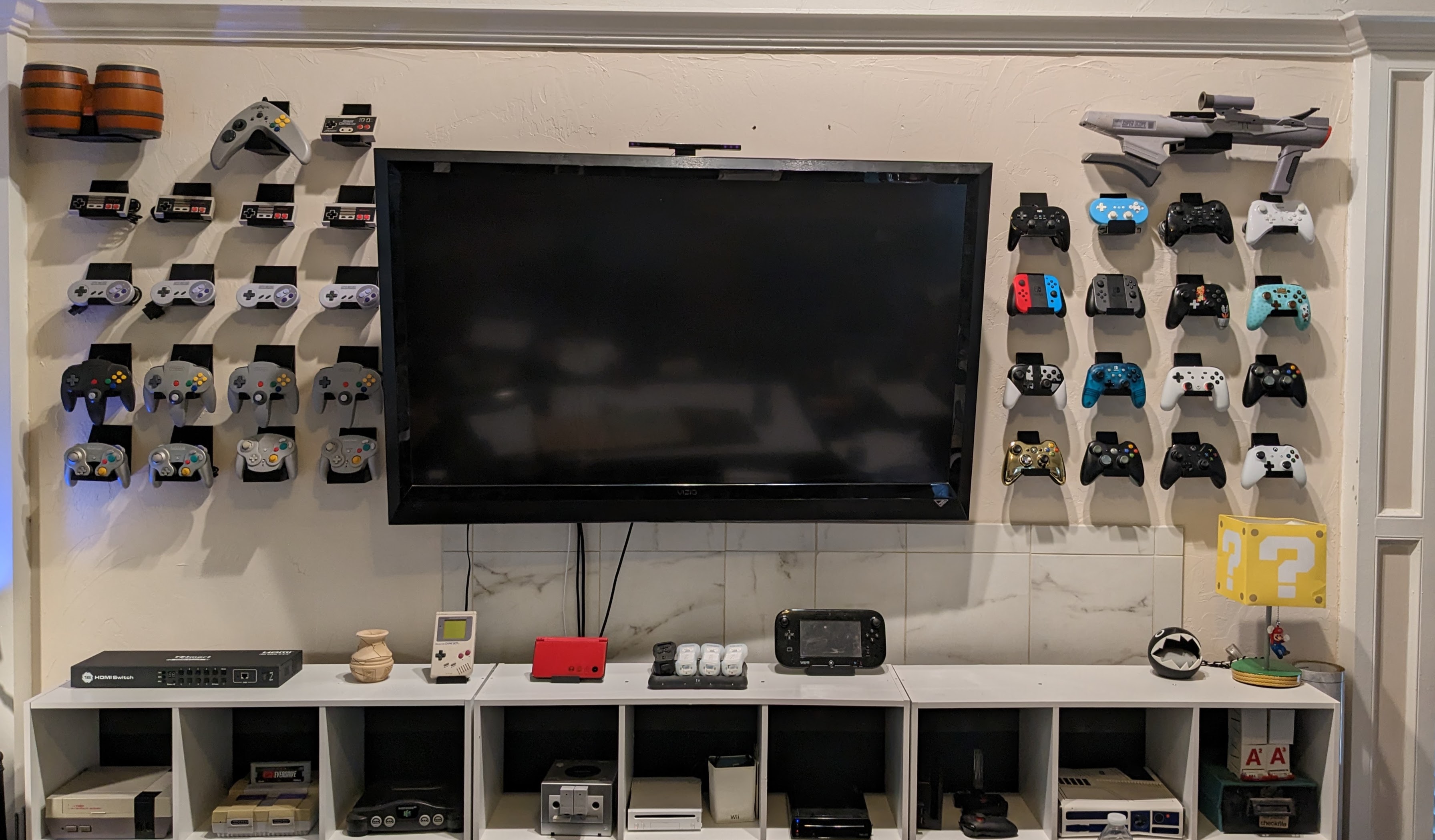 SNES Controller Display Shelf by masterHman | Download free STL model ...