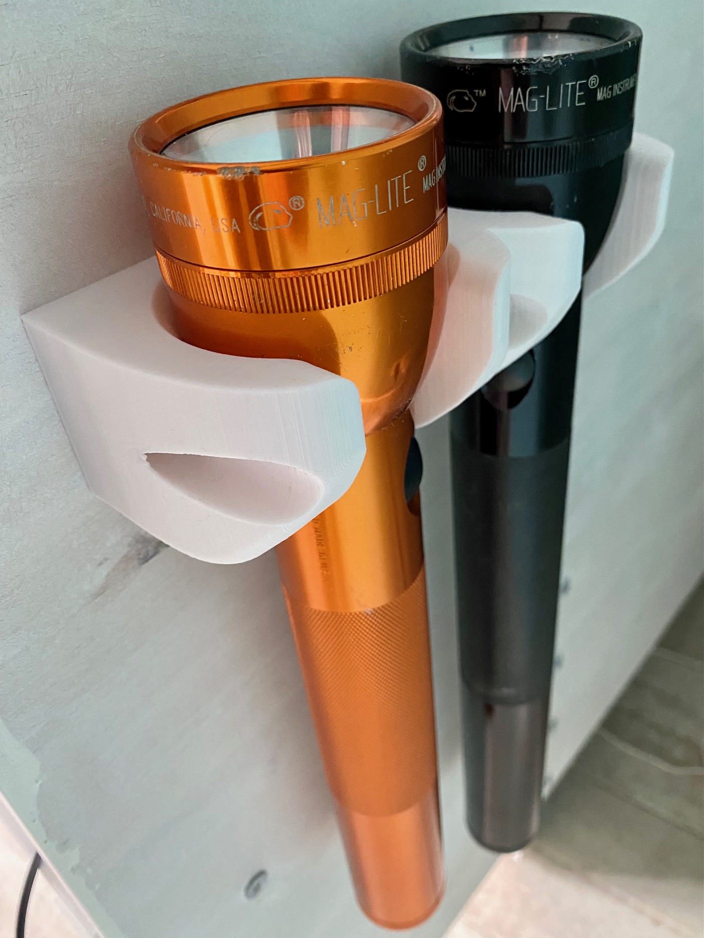 Mag-Lite D-Cell dual wall mount by HerrTheiss | Download free STL model ...
