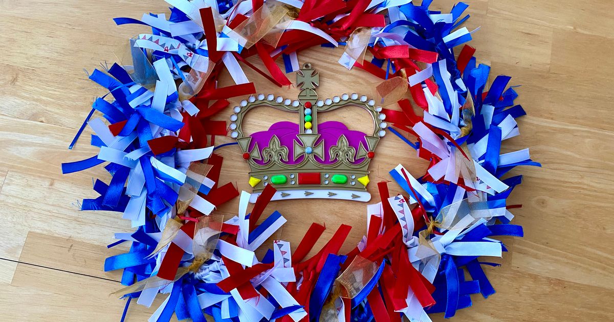 Coronation Wreath Frame + King Edward’s Style Crown by StuartW ...