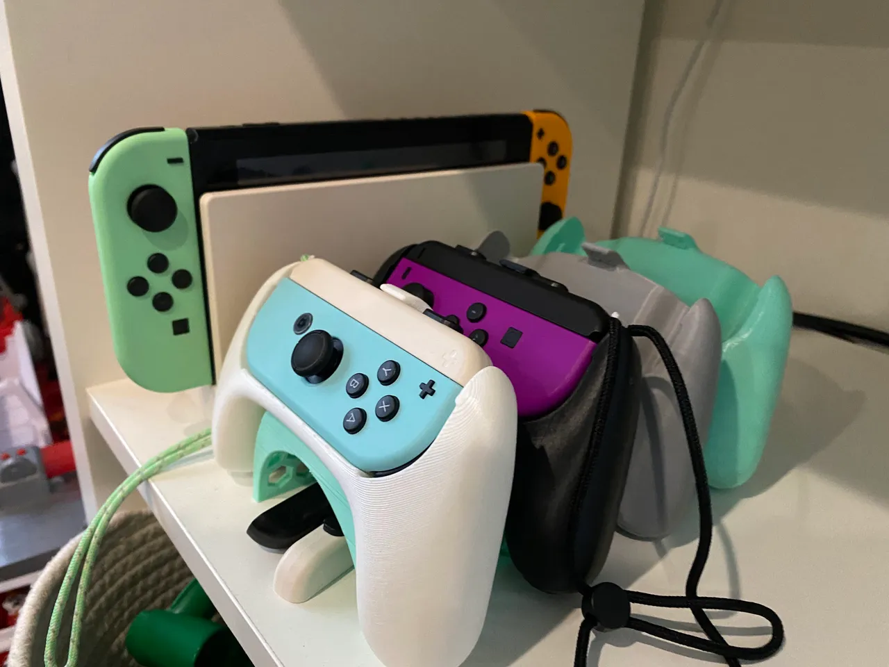 Nintendo Switch Joy Con Holder by Zane Thomas | Download free STL model ...