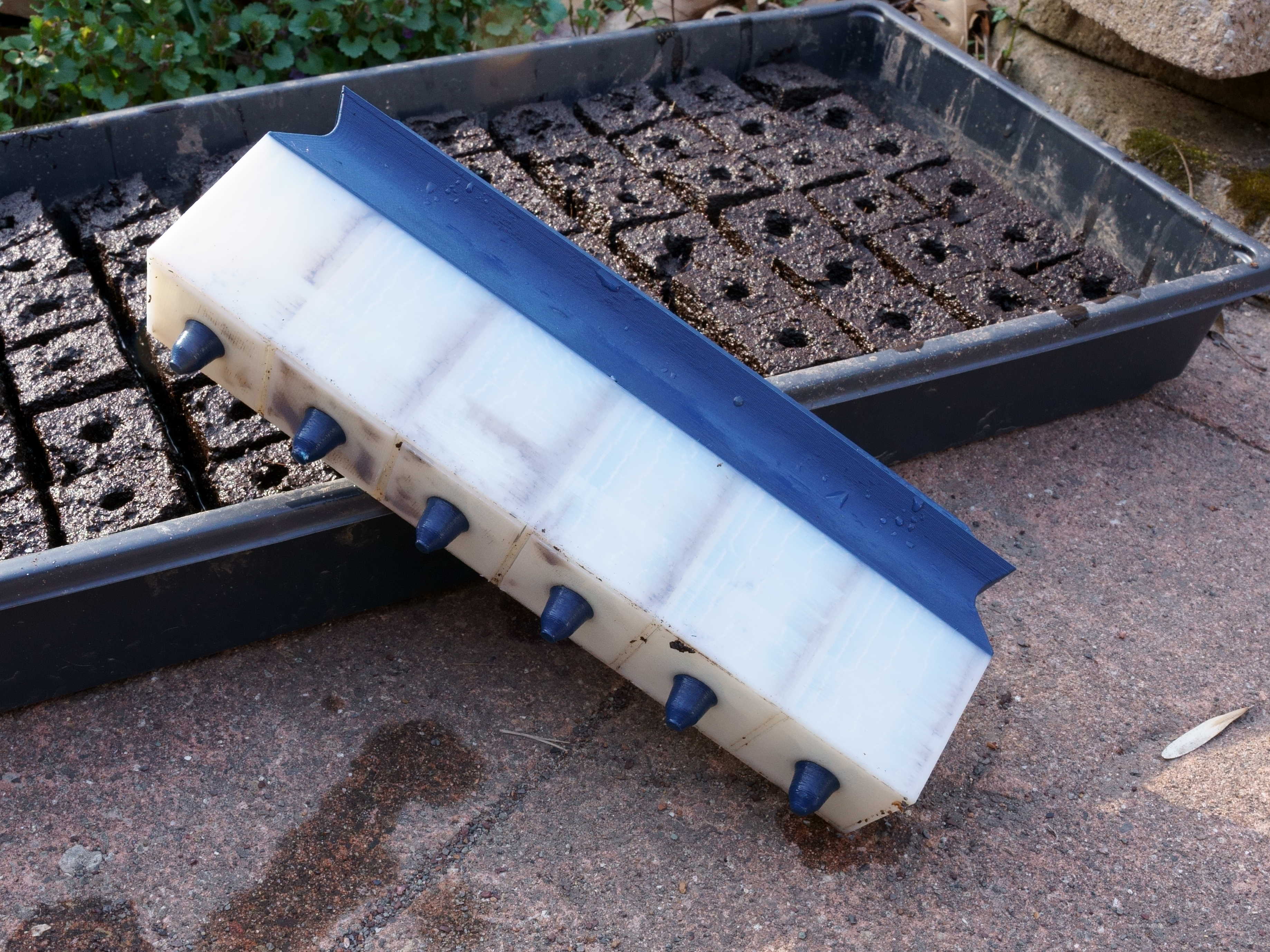 Soil Blocker for 1020 Trays by hitchhiker4200 | Download free STL model ...