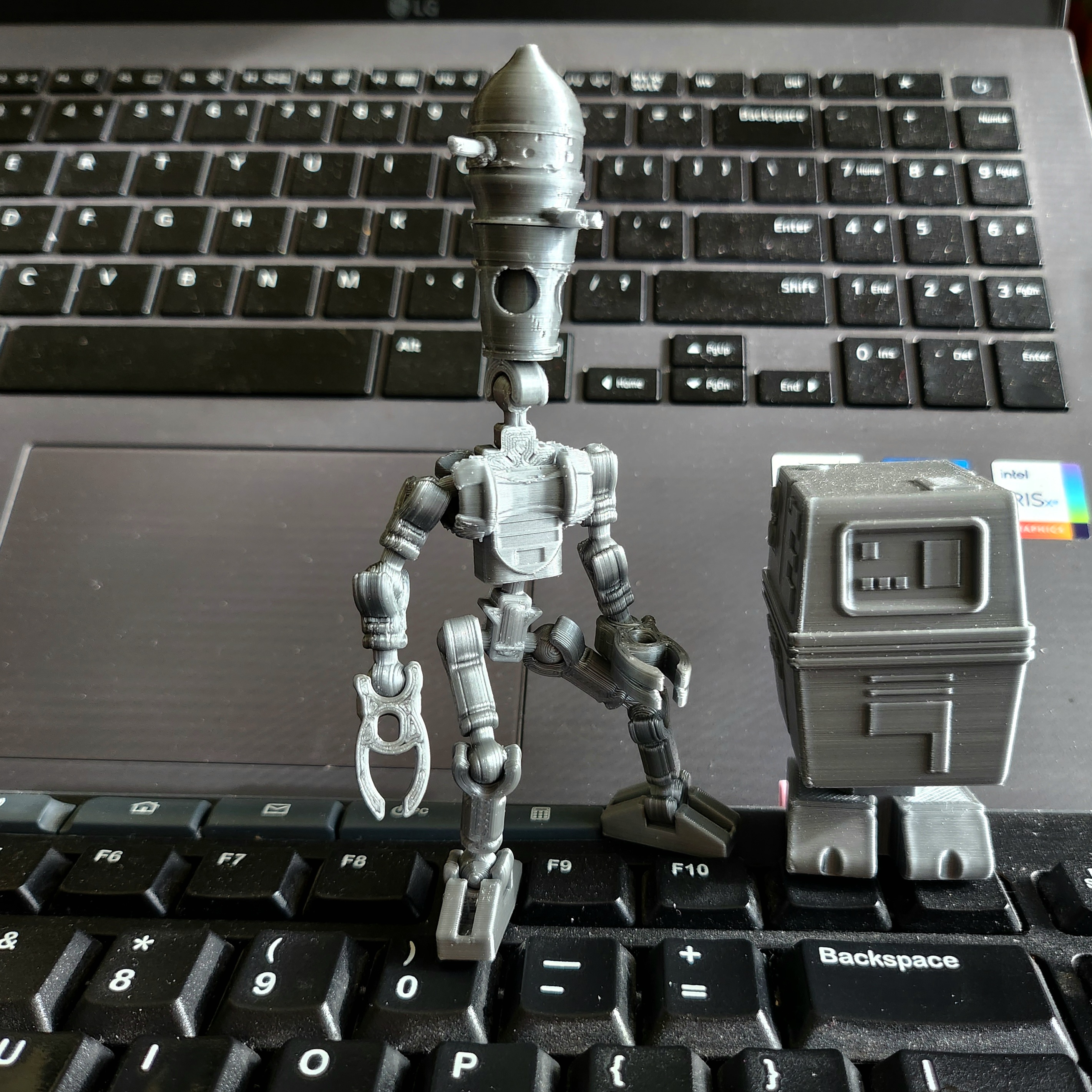 Mini 13 - IG11 -Assassin Droid by ChettiTheYeti | Download free STL ...
