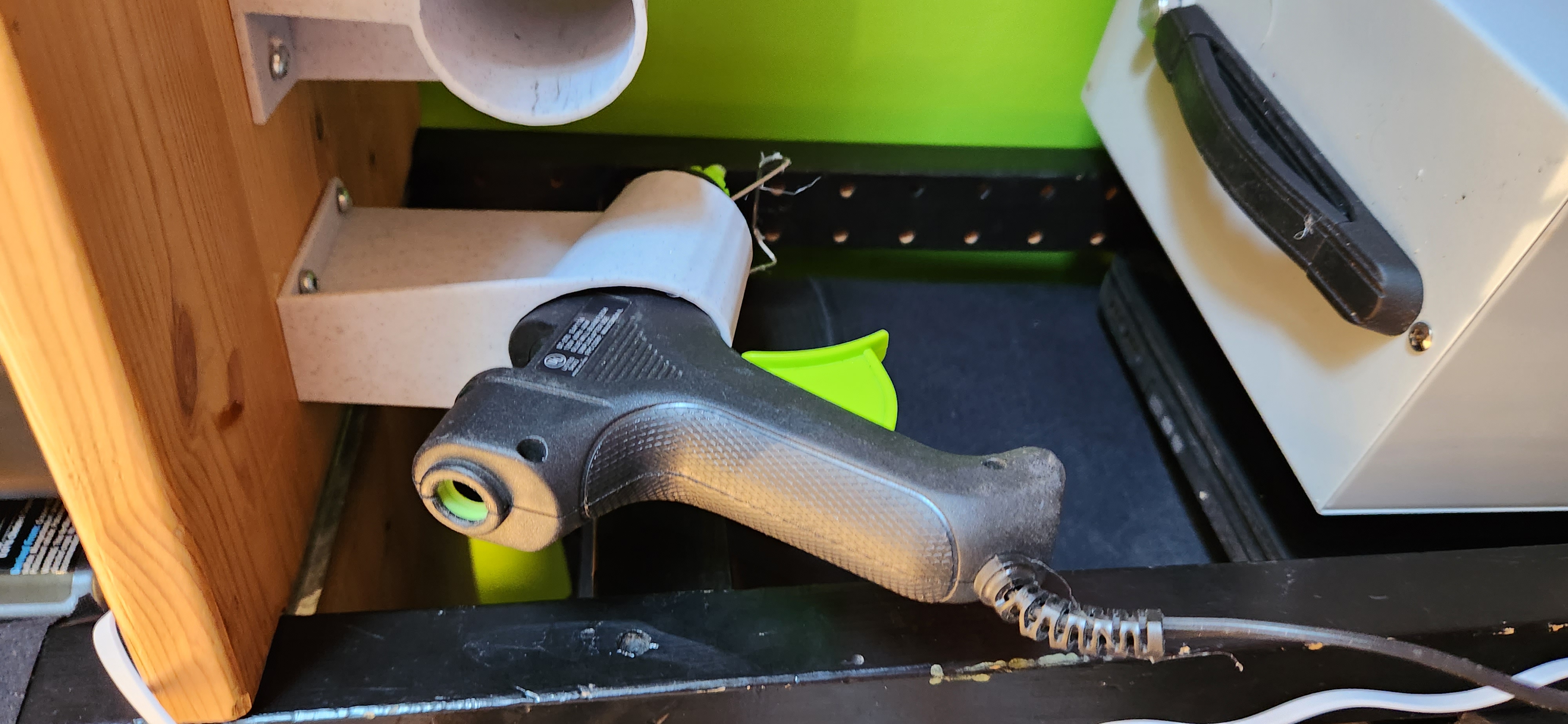 Under Desk Support for Hot Glue Gun by Zeroshin | Download free STL ...