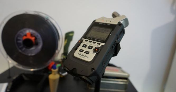 Zoom H4n pro microphone stand mount by Pyroken | Download free STL ...