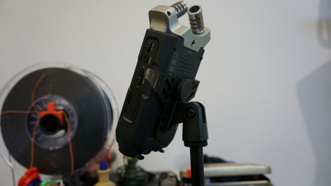 Zoom H4n pro microphone stand mount by Pyroken | Download free STL ...