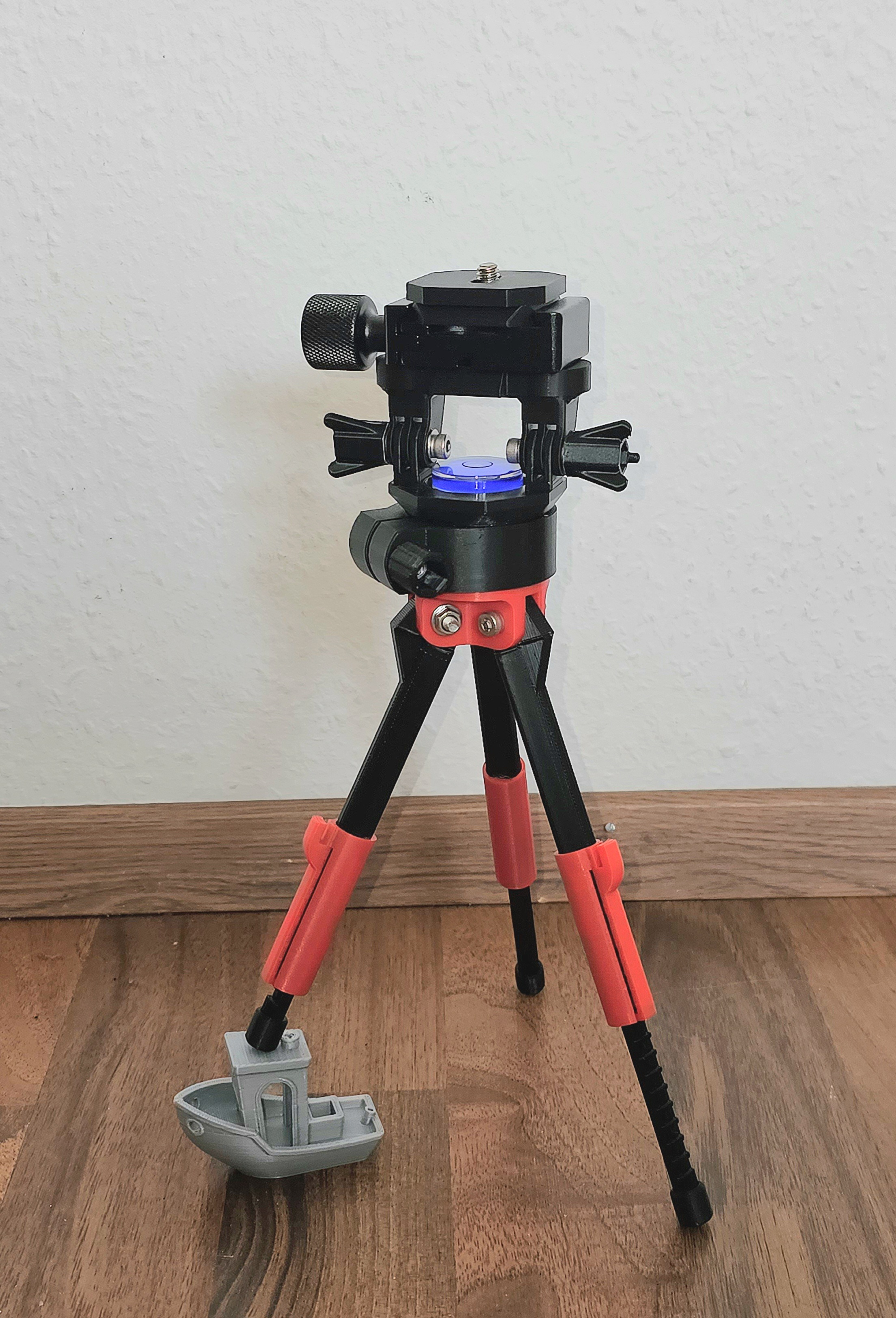 Tripod (telescopic) with Universal Mount (1/4" screw or Gopro-mount ...
