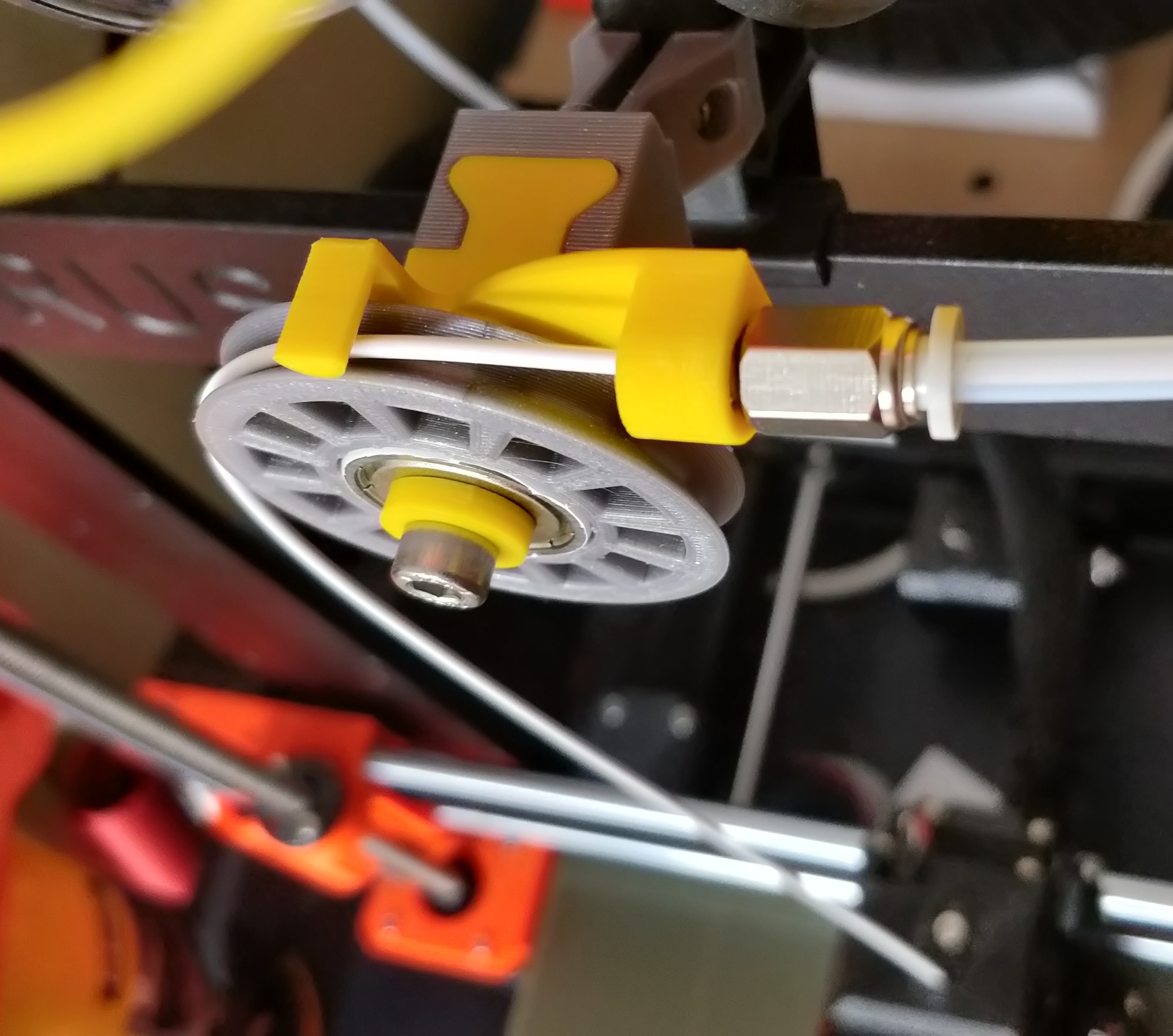 Filament Guide Pulley for Prusa Spool Holder by nebulorum | Download ...