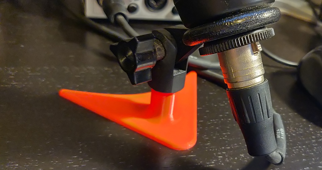 Simple Desktop Mic Stand by Russell Smyth | Download free STL model ...
