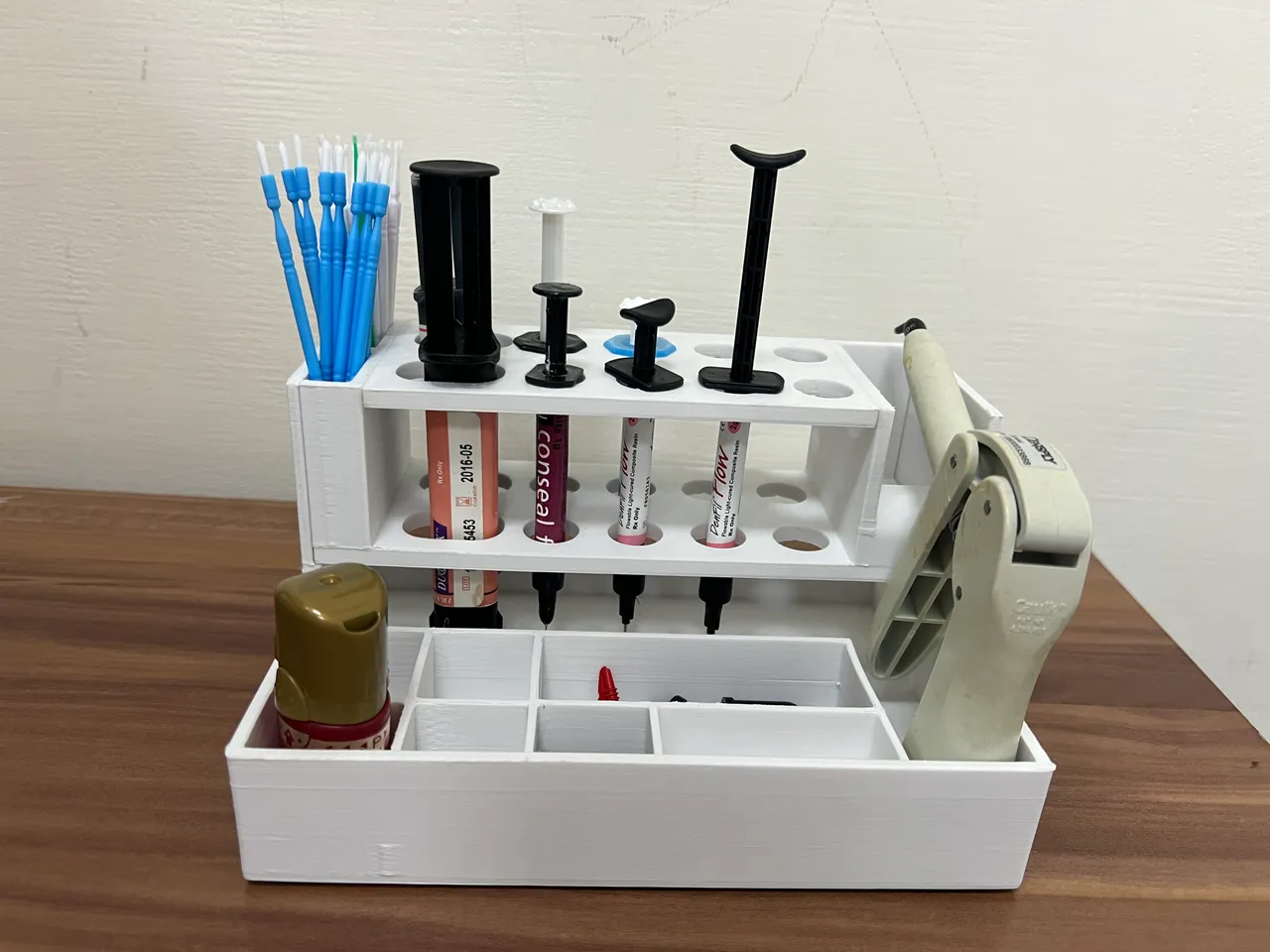 composite resin adhesive syringe holder by lovelytuna | Download free ...