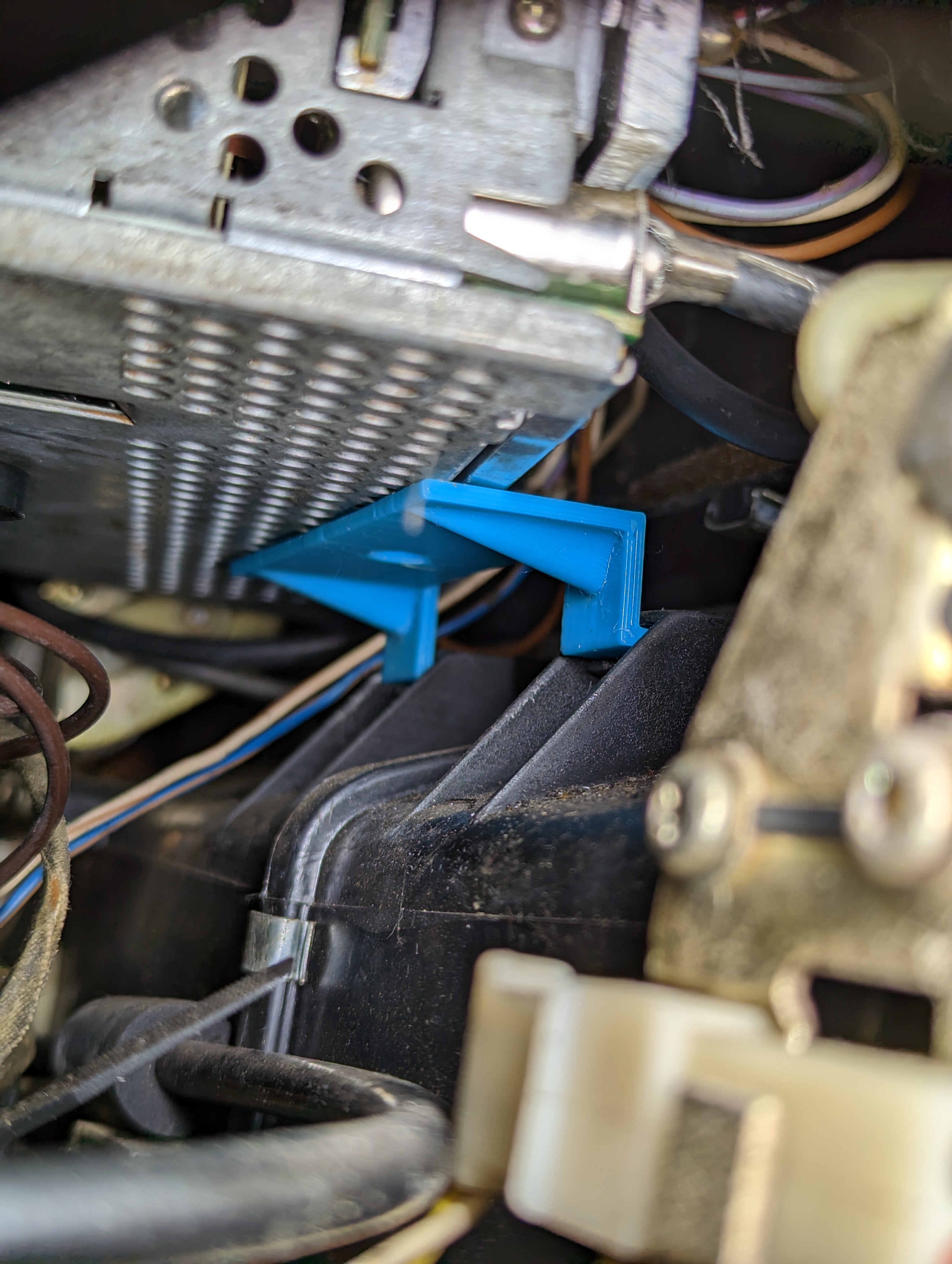 e30-radio-support-bracket-65111370841-by-handro-download-free-stl-model-printables