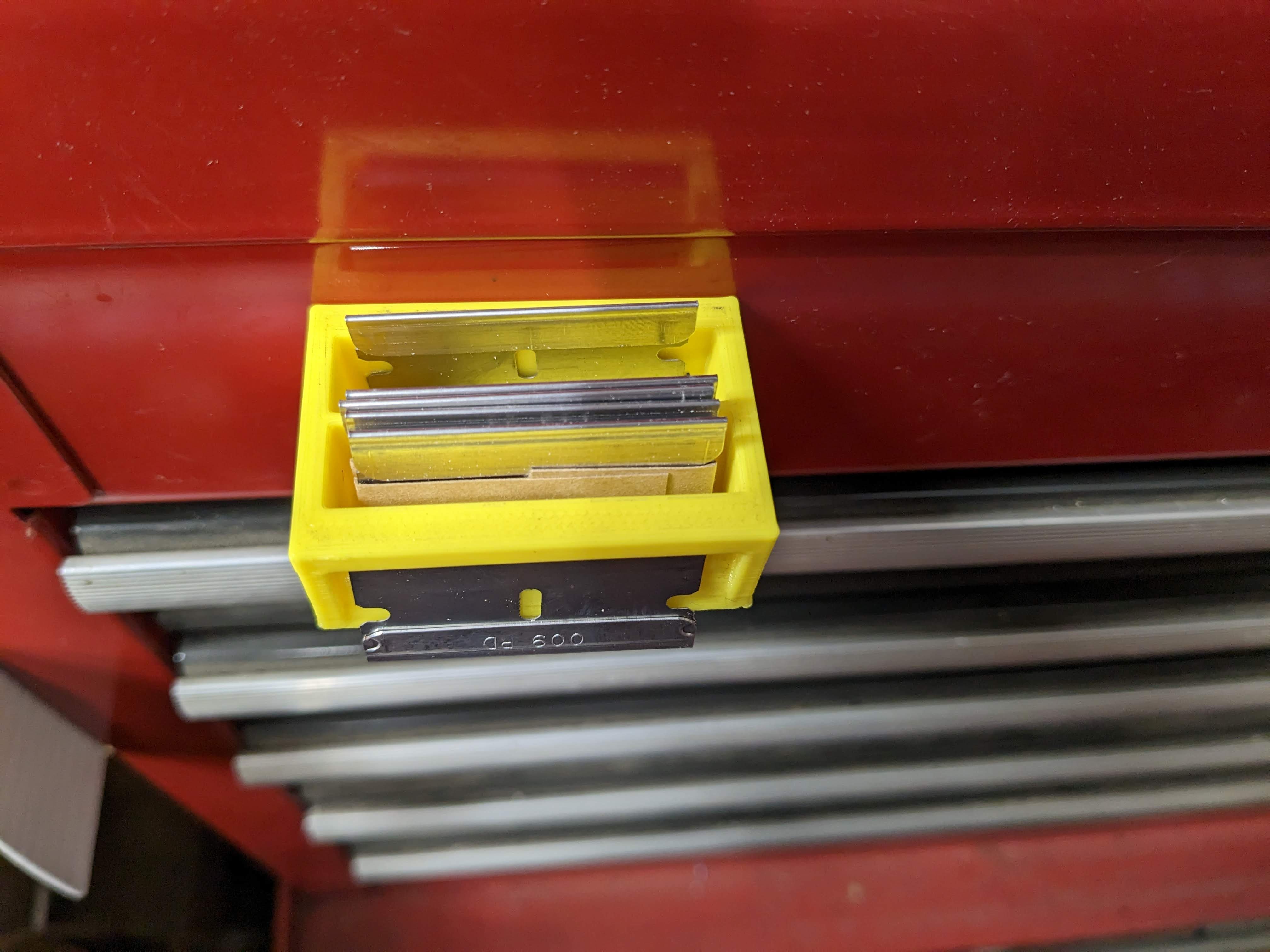 Magnetic Razor Blade Safety Holder at Sam Hamby blog