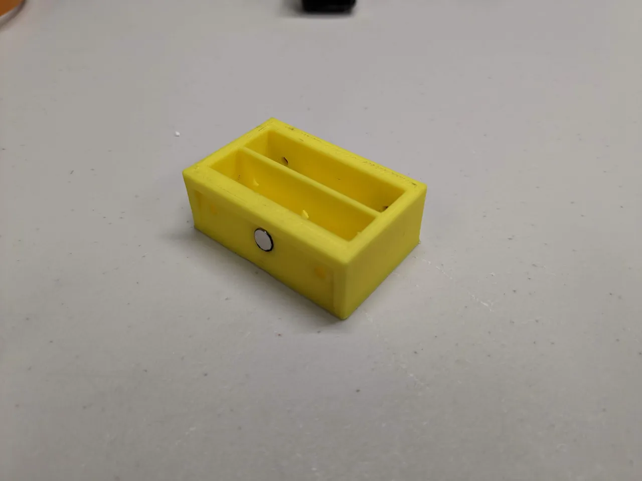 Magnetic razor blade holder by Grant | Download free STL model ...