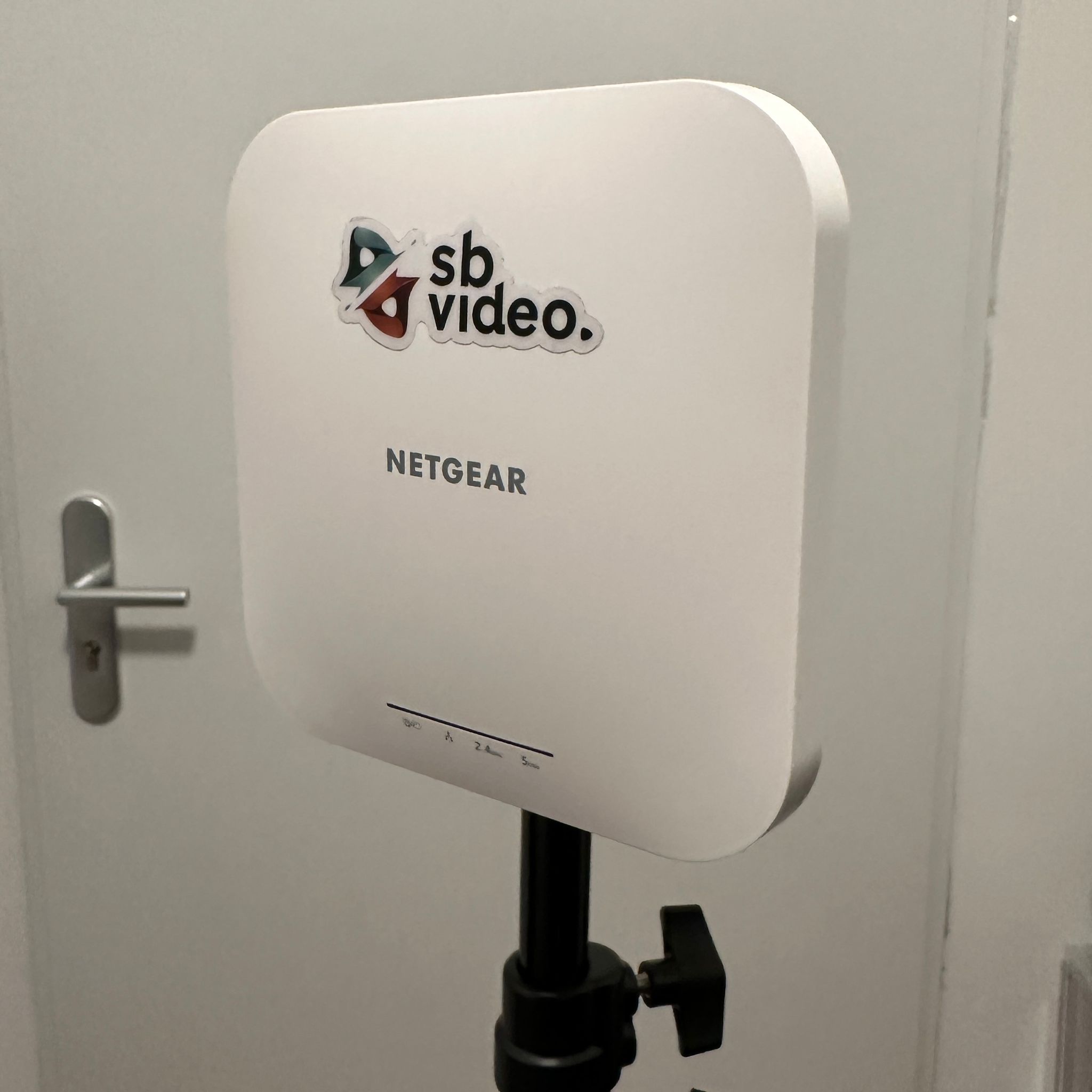 Netgear WAX610 Spigot Stand Mount by SBVideo | Download free STL model ...