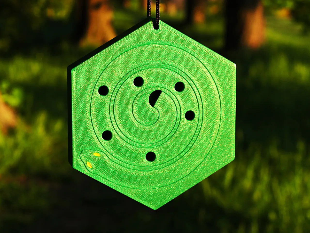 Low tone pocket snake flute rolled into the hexagonal shape by Maclab ...