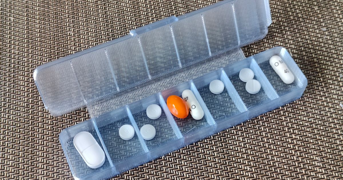 Small Pill Box by function.3d | Download free STL model | Printables.com