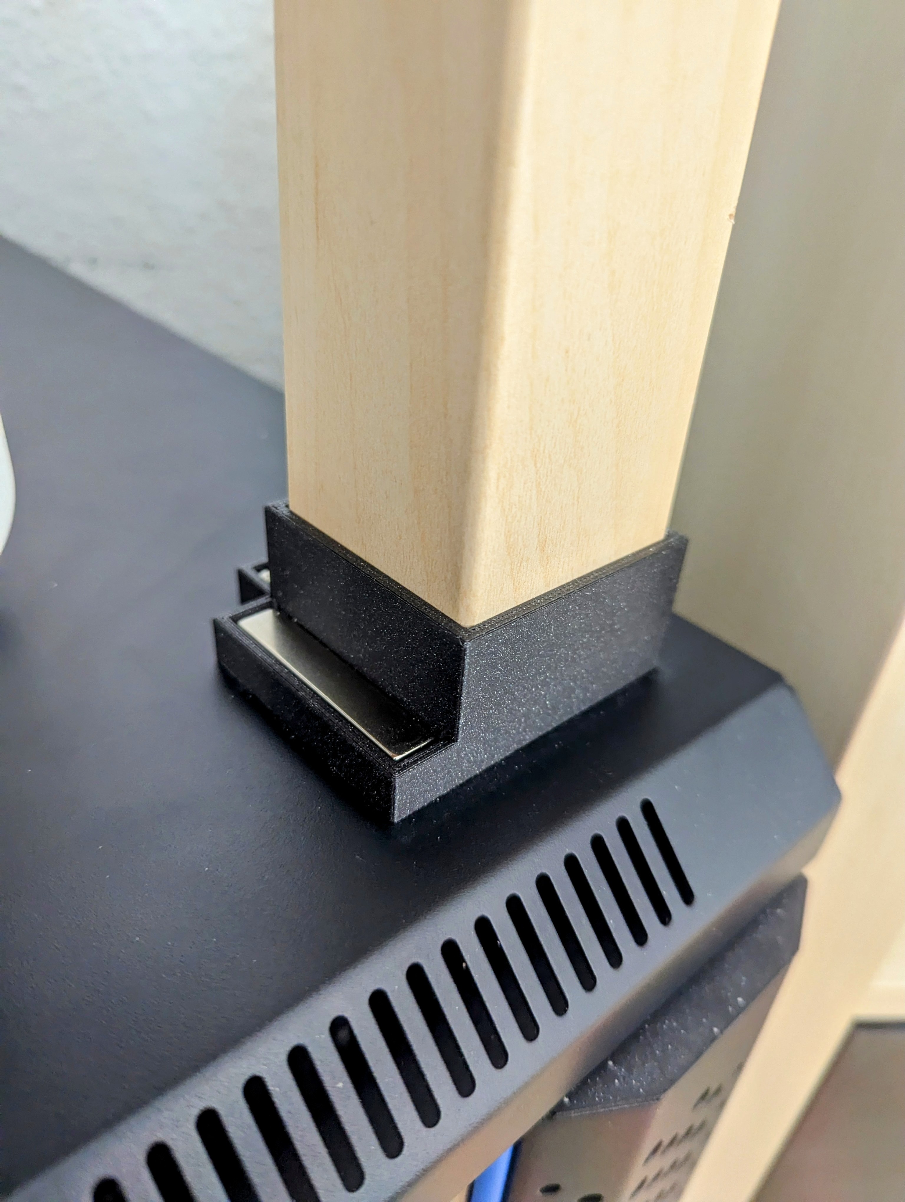IKEA Lack Magnetic Feet Holder by jan-di | Download free STL model ...