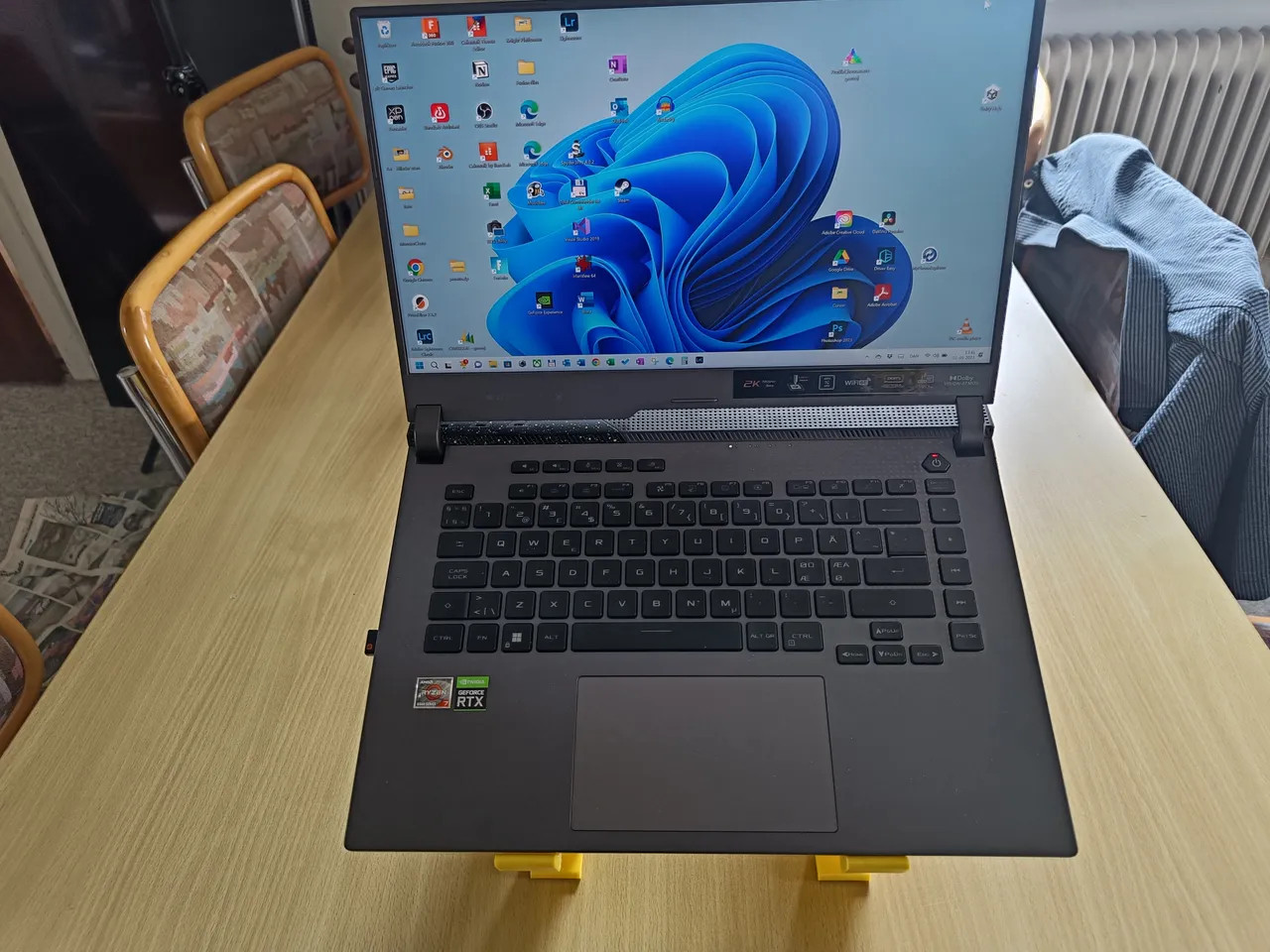 Laptop stand by Stadsgaard | Download free STL model | Printables.com