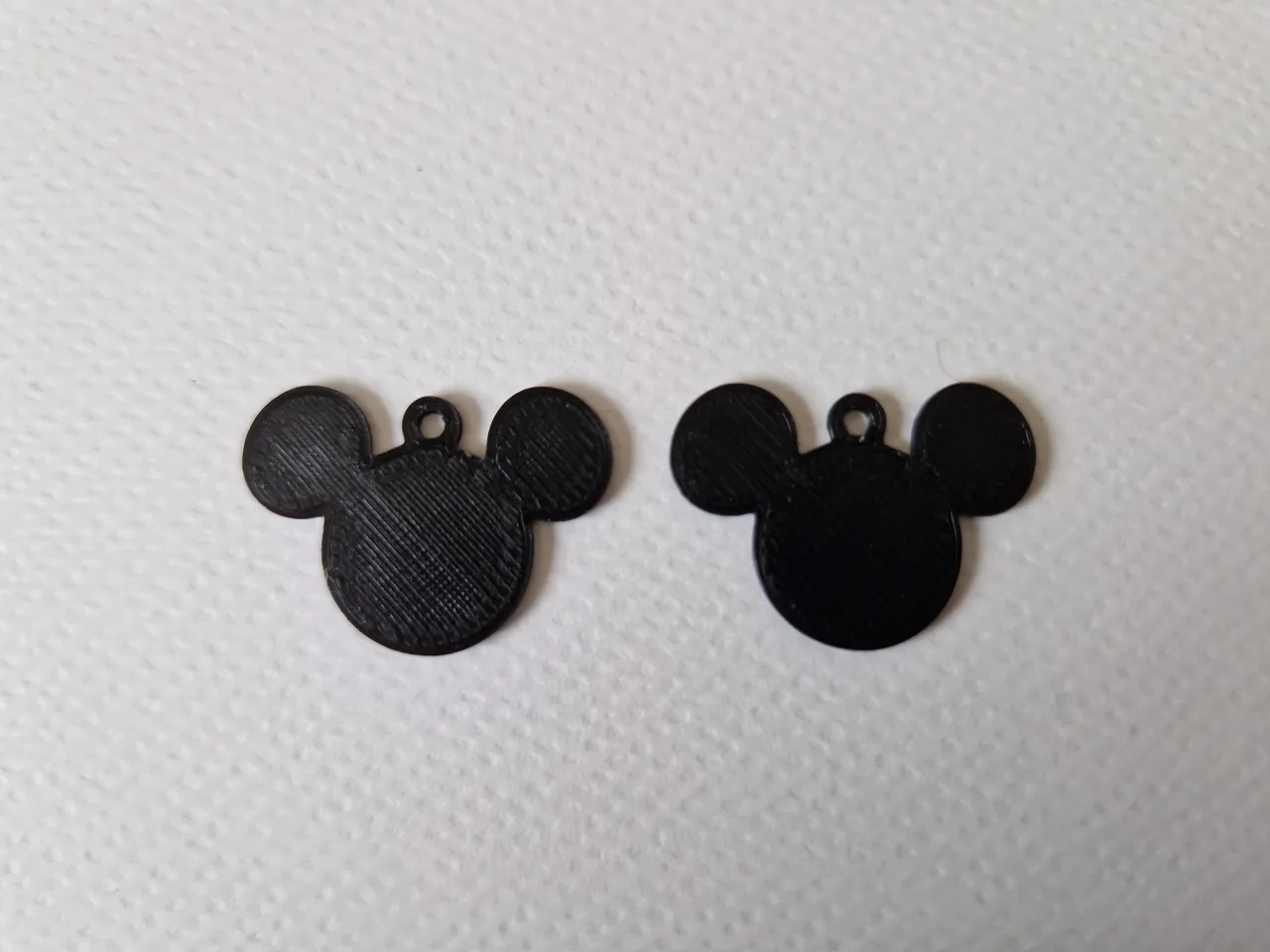 Mickey and Minnie earrings by Hojlokkevej14 | Download free STL model ...