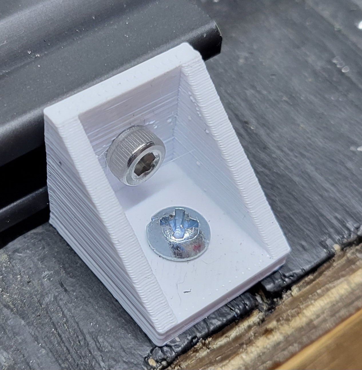 Unirac Aluminum Extrusion Table/Bench Mount by MrMisfitMayhem ...