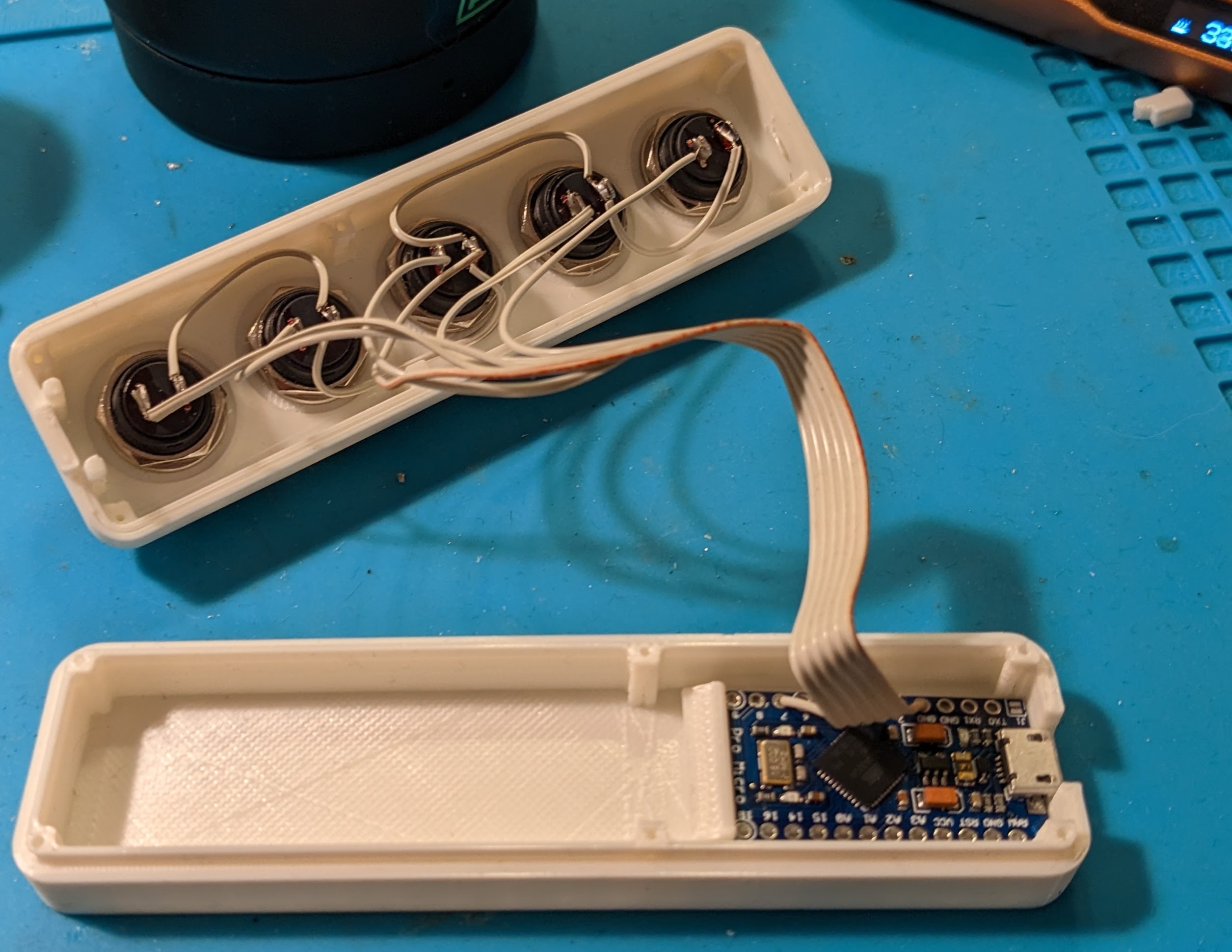 5 Button Keyboard by dschie | Download free STL model | Printables.com