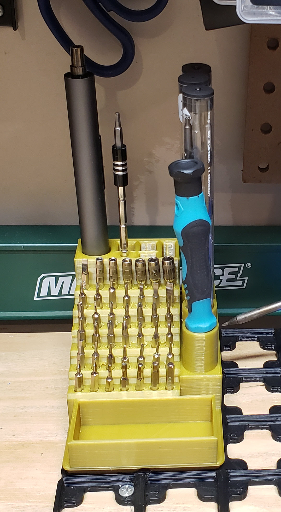 Precision Screwdriver Bit Holder - Gridfinity 2x3 by Jeffrey Slabaugh | Download free STL model ...