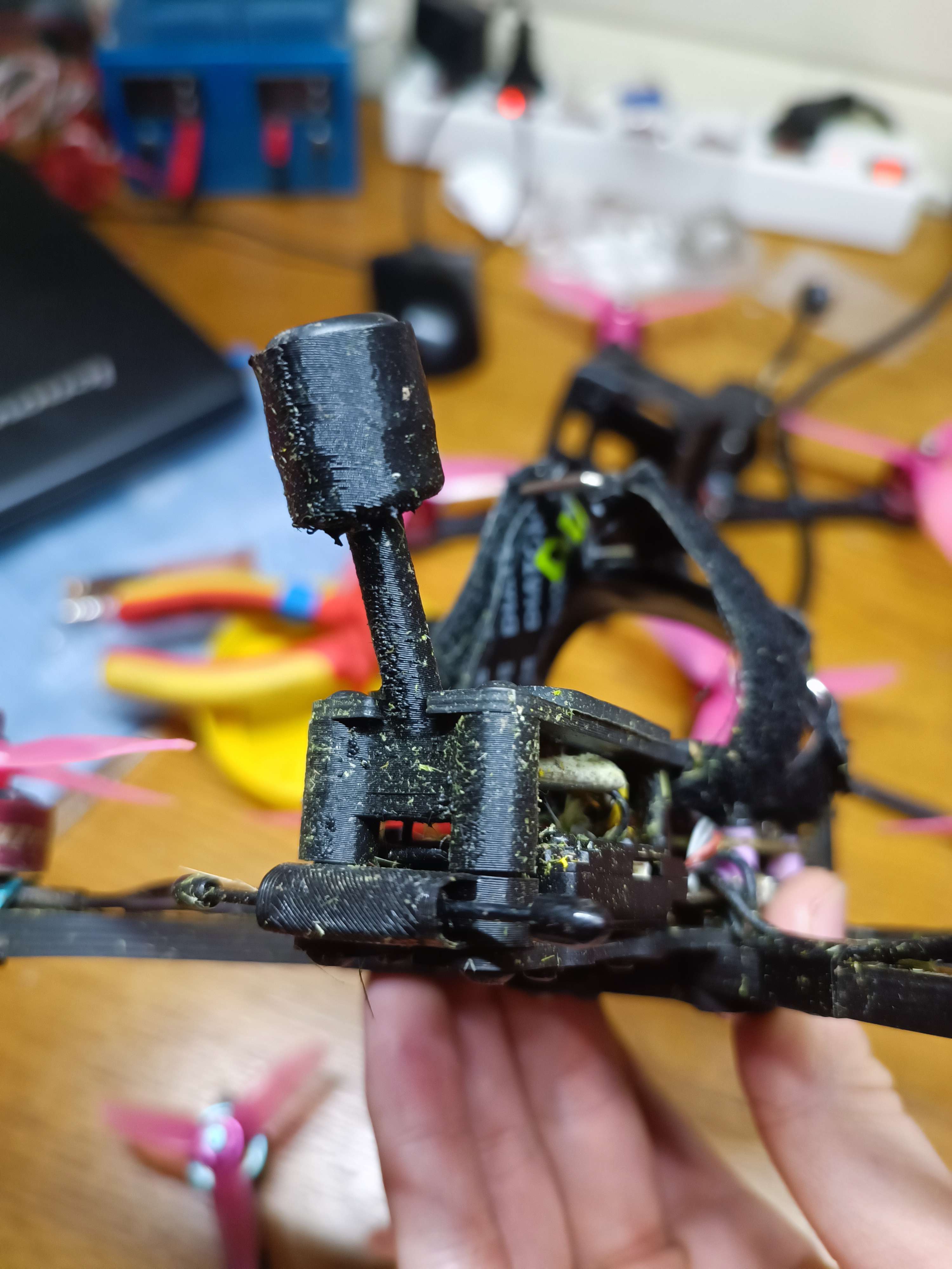 TBS source one V5 Walksnail v2 antena mount by Jure | Download free STL ...