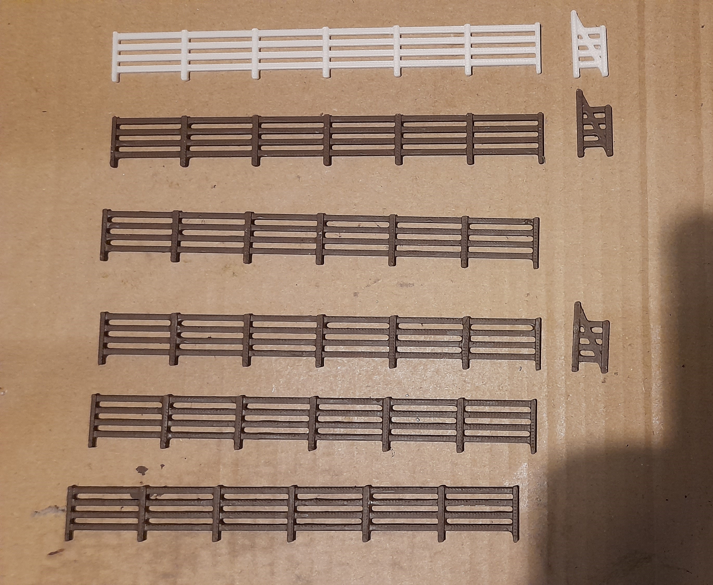 Fencing with gate for 1:76 OO scale or HO gauge by Tantalus | Download ...