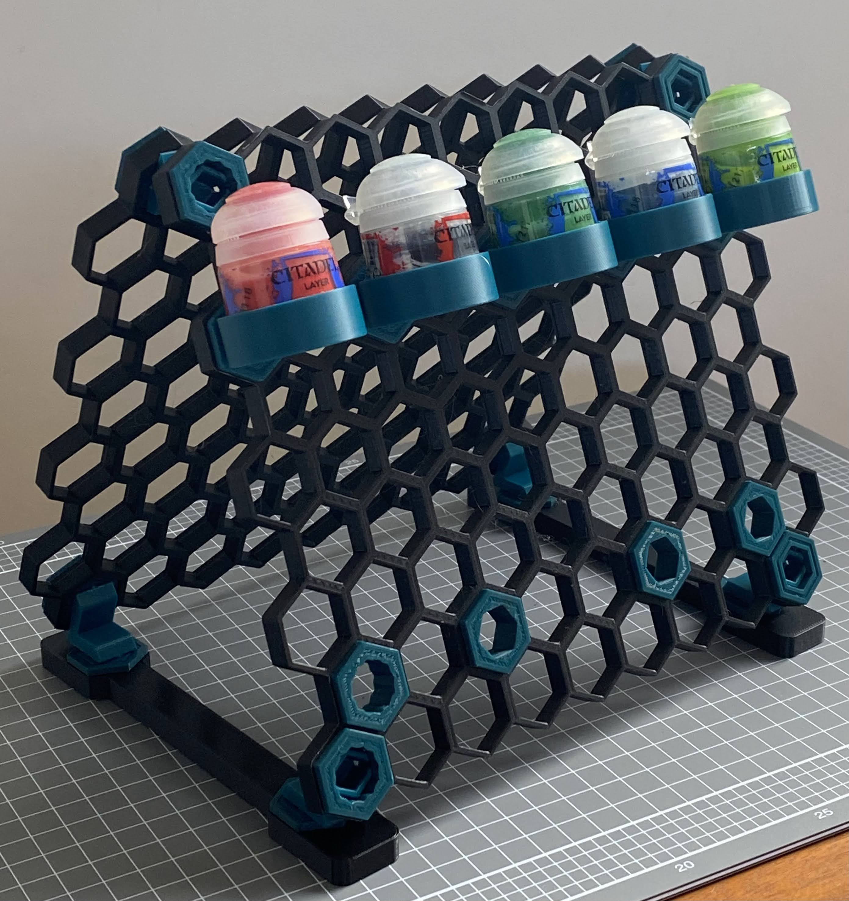 Honeycomb Wall Holder - For Model Paint by SquareMesh | Download free ...