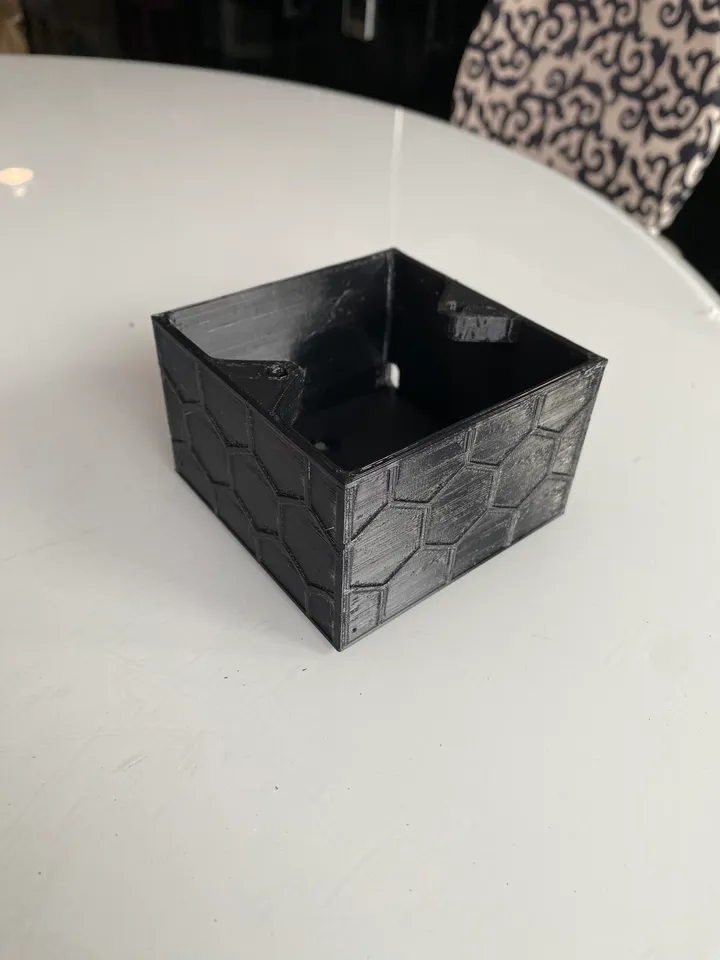 86x86 box for a chinese outlet/switch (Honeycomb wall) by TuXaMaT ...