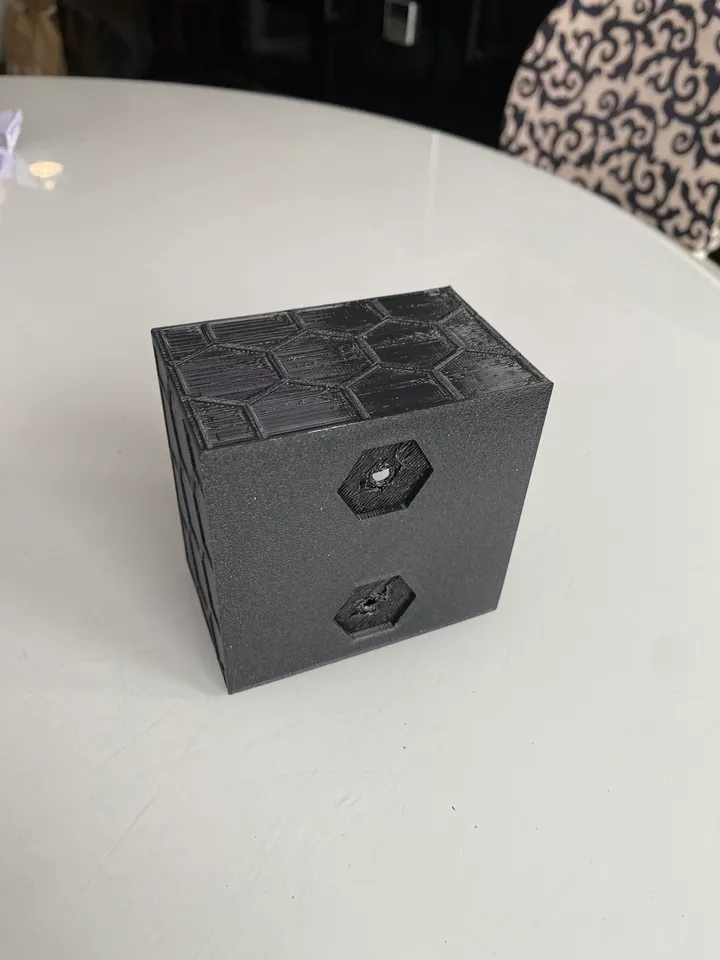 86x86 box for a chinese outlet/switch (Honeycomb wall) by TuXaMaT ...