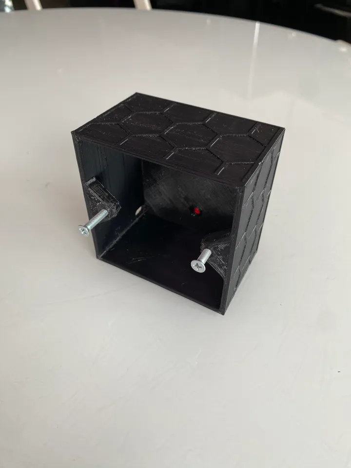 86x86 box for a chinese outlet/switch (Honeycomb wall) by TuXaMaT ...