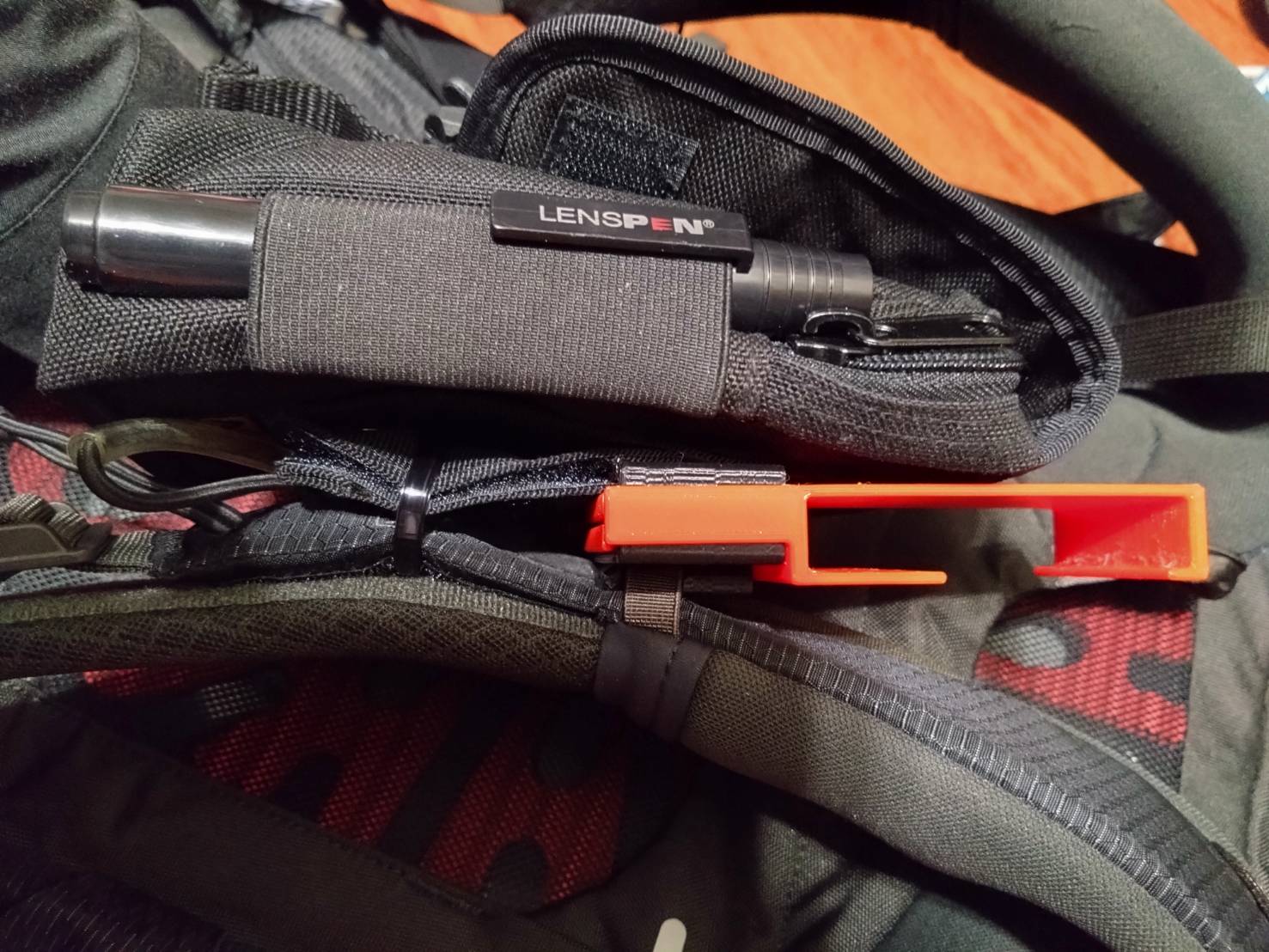 Pouch bag adaptor to backpack strap loop by Archer | Download free STL ...