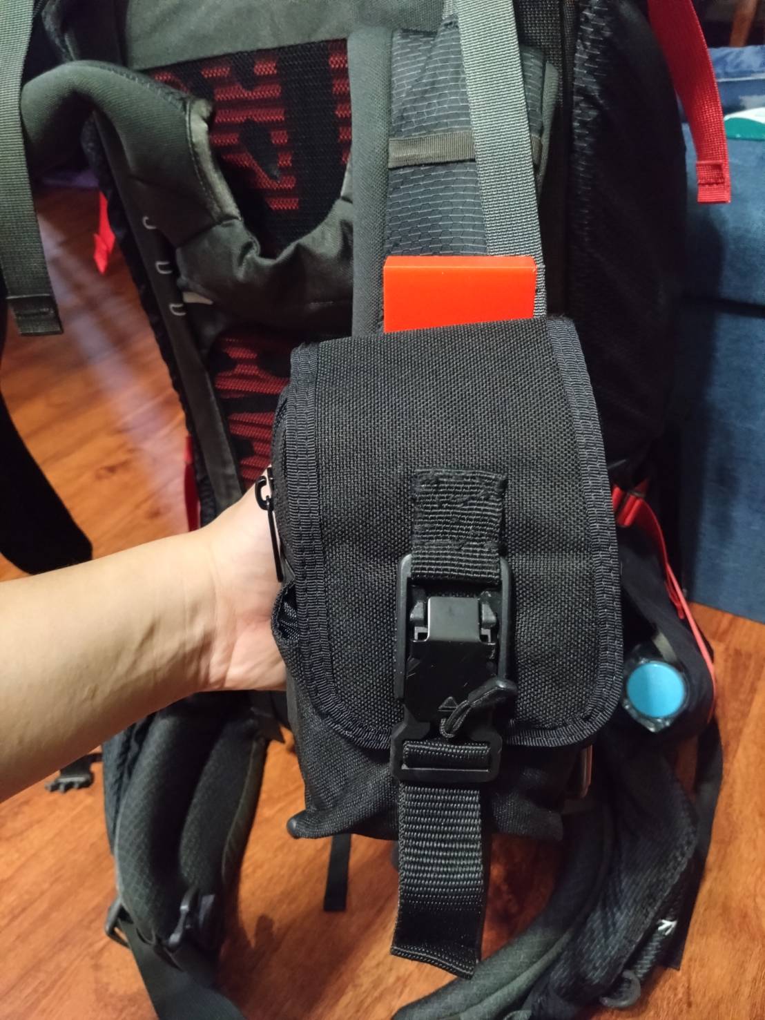 Pouch bag adaptor to backpack strap loop by Archer | Download free STL ...