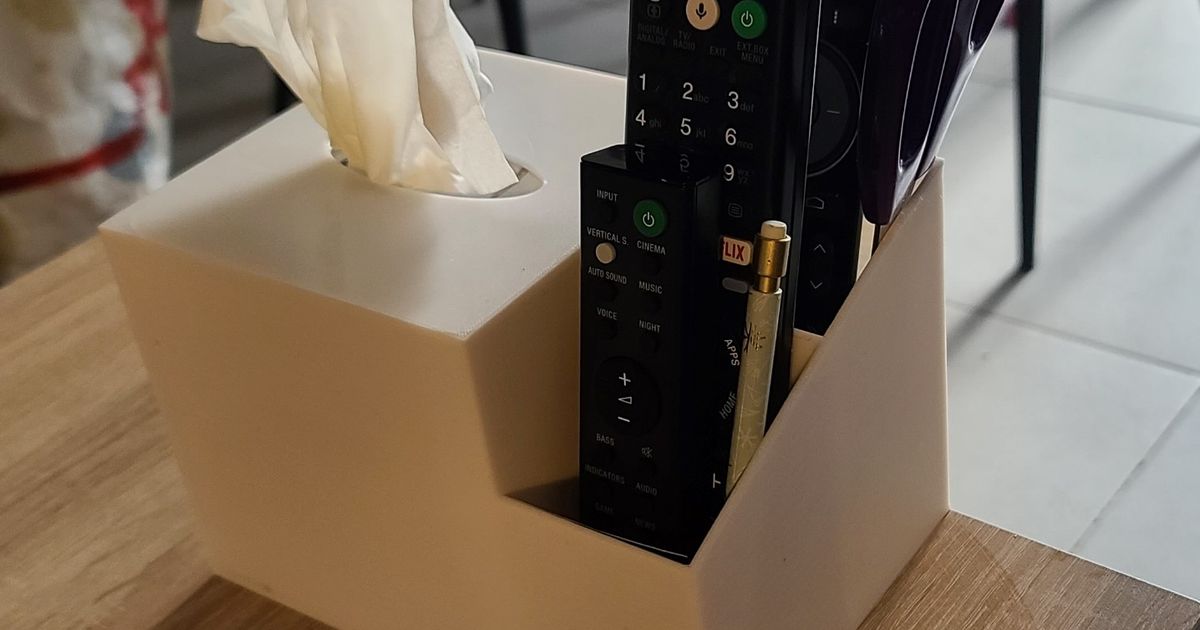 Tissue box with TV remote support / Boite à mouchoir avec support pour ...