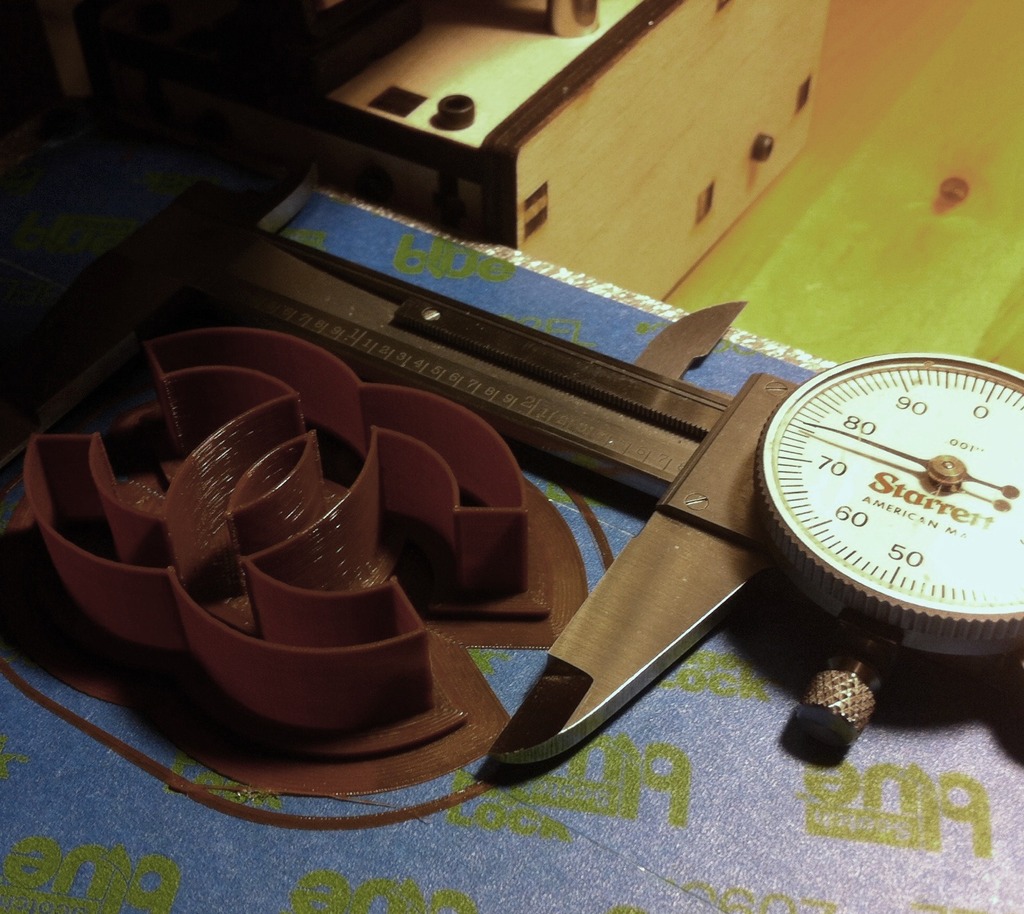 Chanel Cookie Cutter par Onrivertime | Téléchargez gratuitement un ...