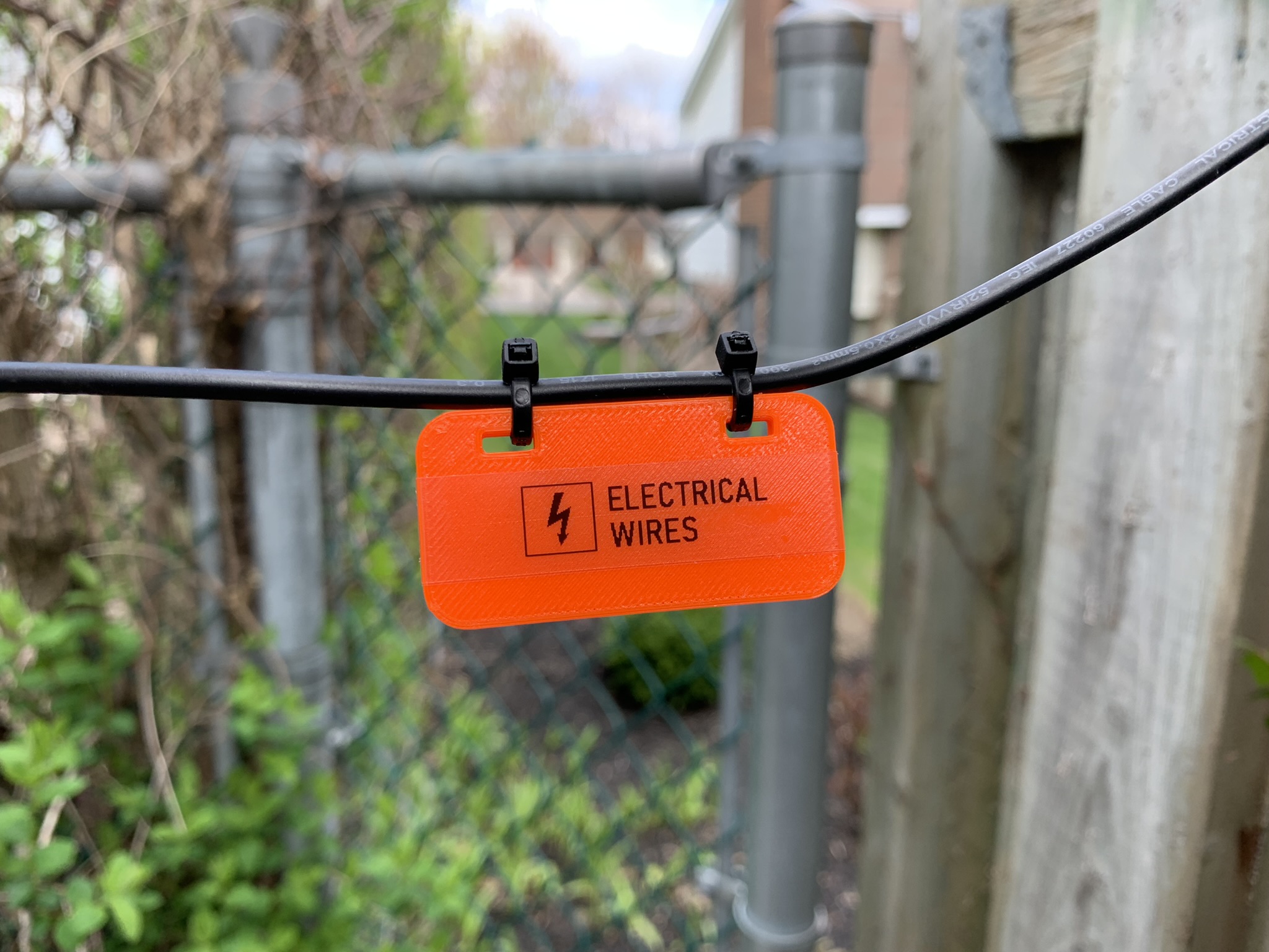 Tag plate for wires or objects by Adam | Download free STL model ...