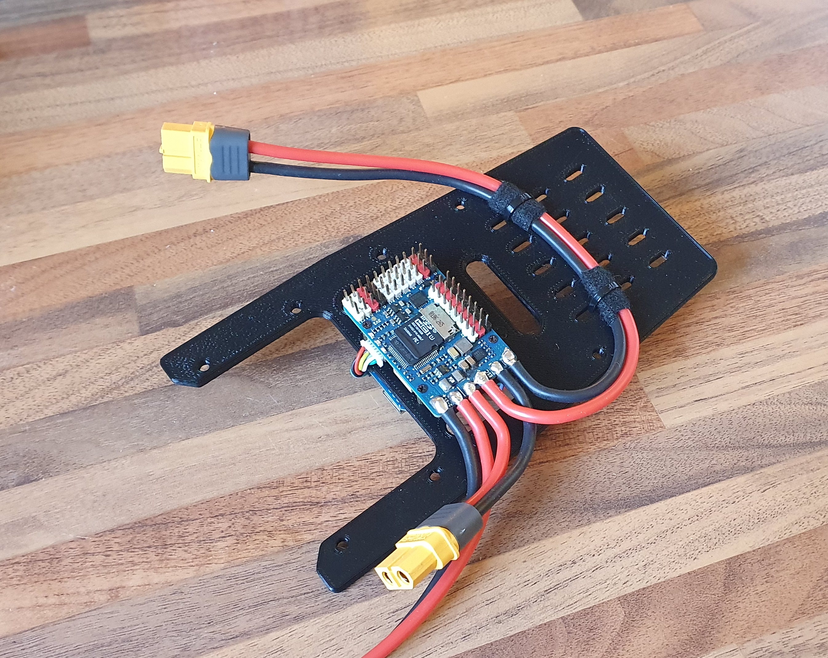 AtomRC Killer Whale - Removable FC Tray by samh | Download free STL ...