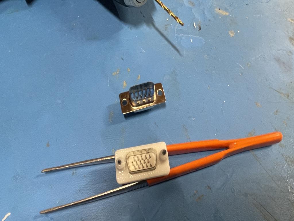 Sub-D 9 and 15 pins (3lines) Hole Position finder by 😀 Willy | Download ...