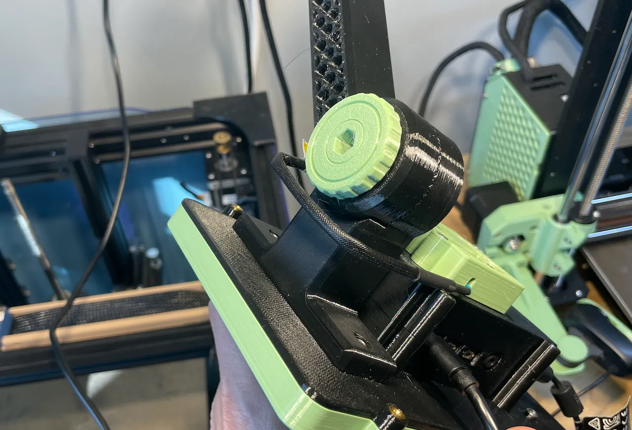 Raspberry Pi 7 Inch Screen Adapter by Dabble Dad | Download free STL ...