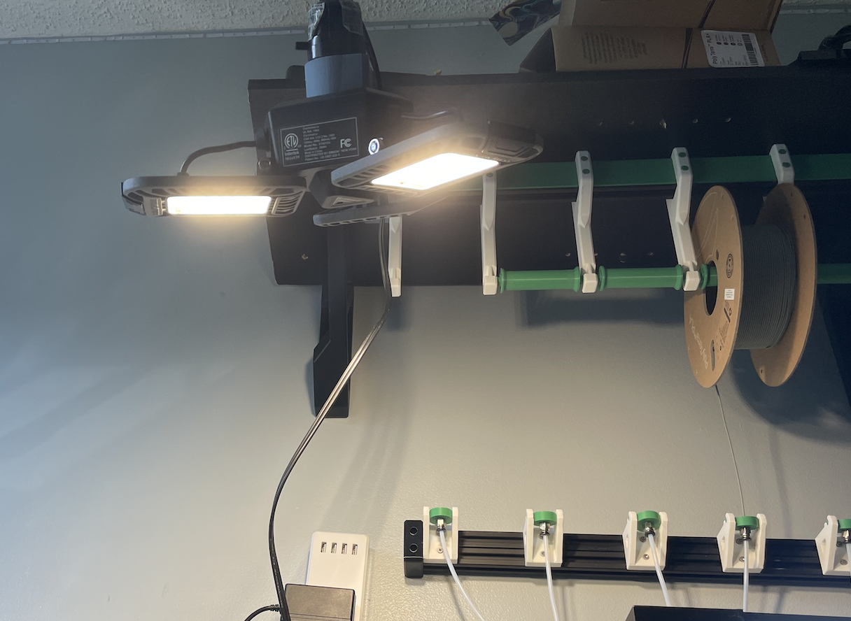 Light Socket Adapter by Dabble Dad | Download free STL model ...