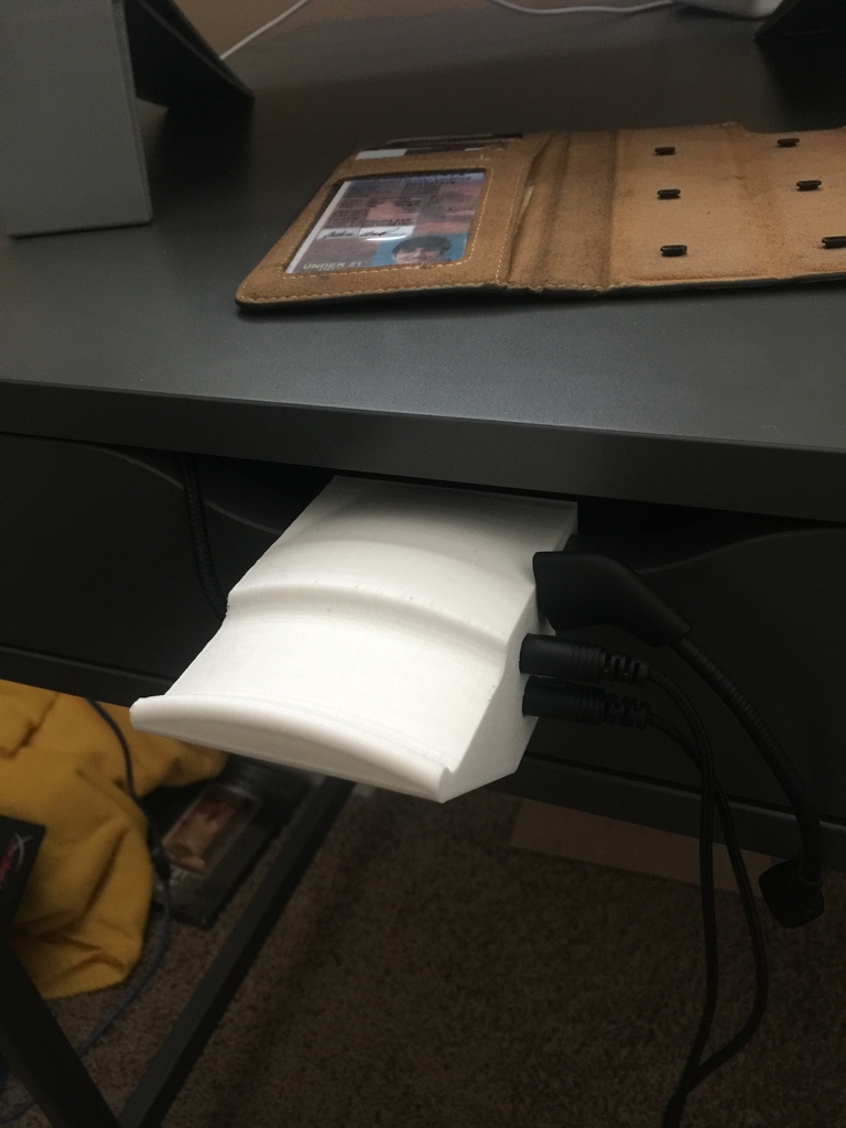 HyperX Cloud Headset rest/stand by Jesh | Download free STL model ...