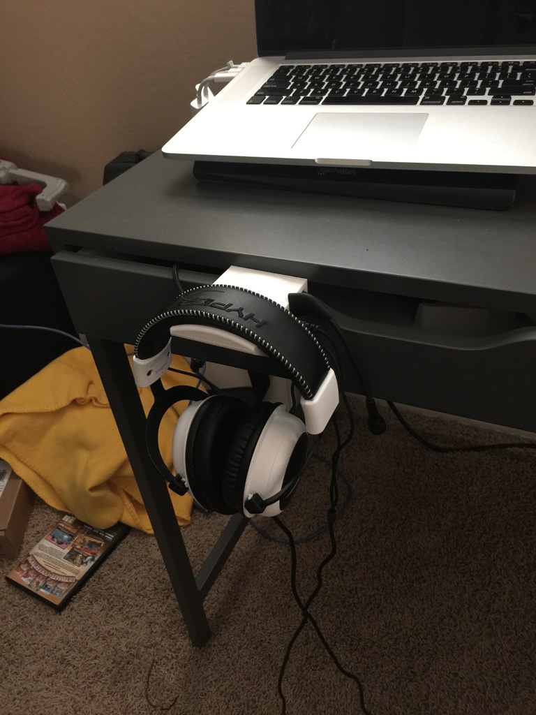 HyperX Cloud Headset rest/stand by Jesh | Download free STL model ...