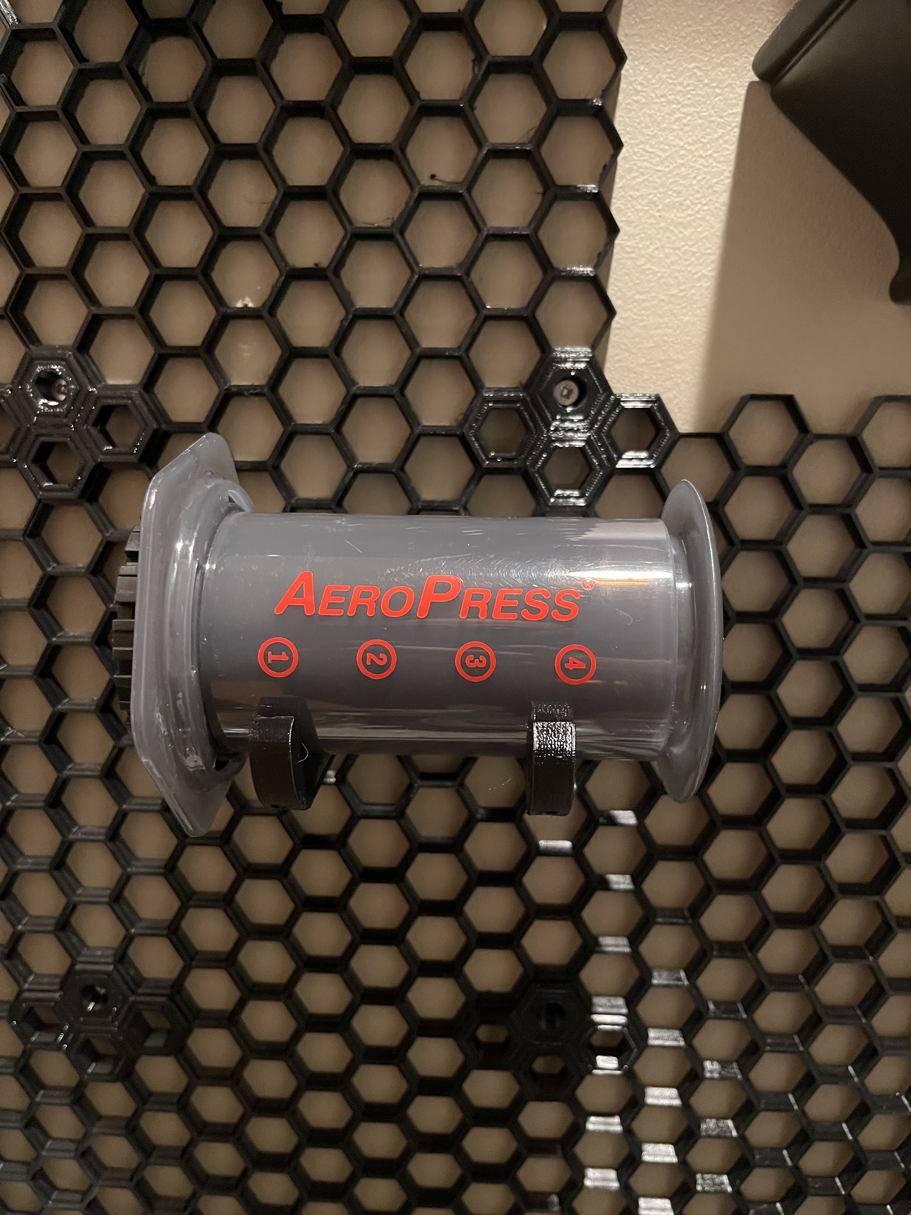 Aeropress holder for Honeycomb storage wall by tpt | Download free STL ...