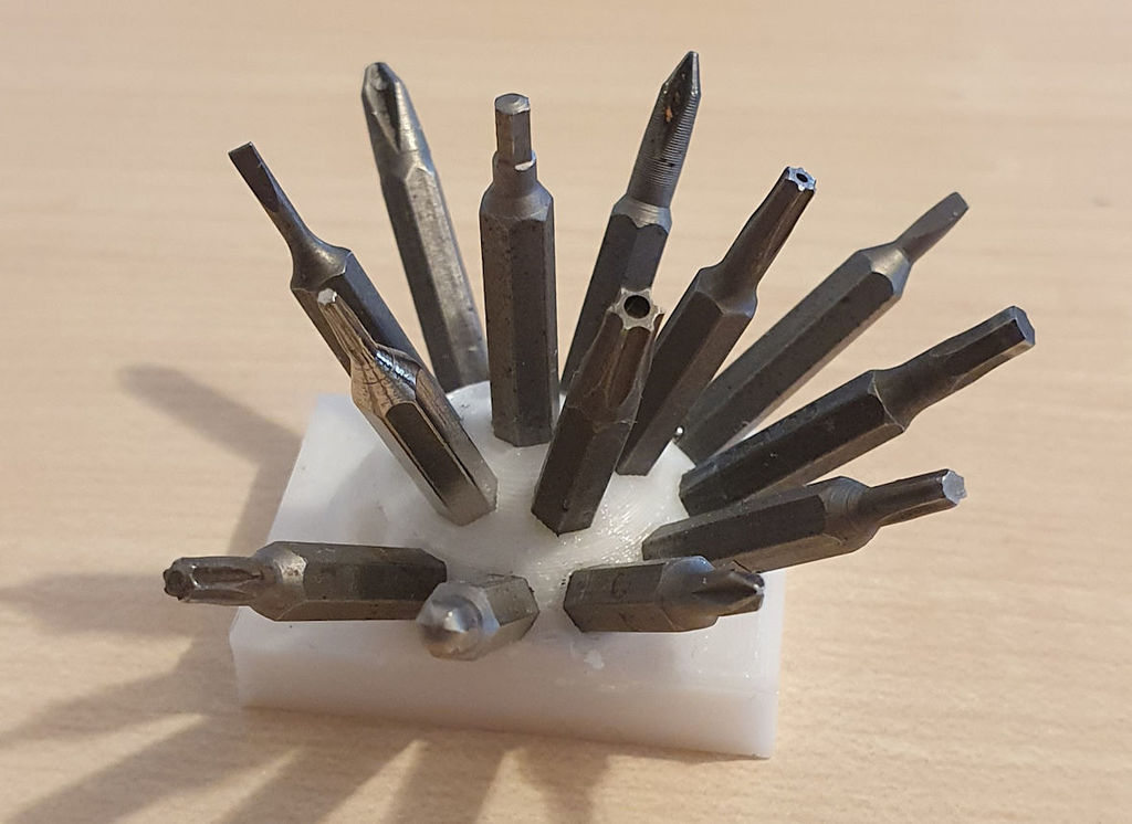 4mm screwdriver bit storage hedgehog by gadjet | Download free STL ...