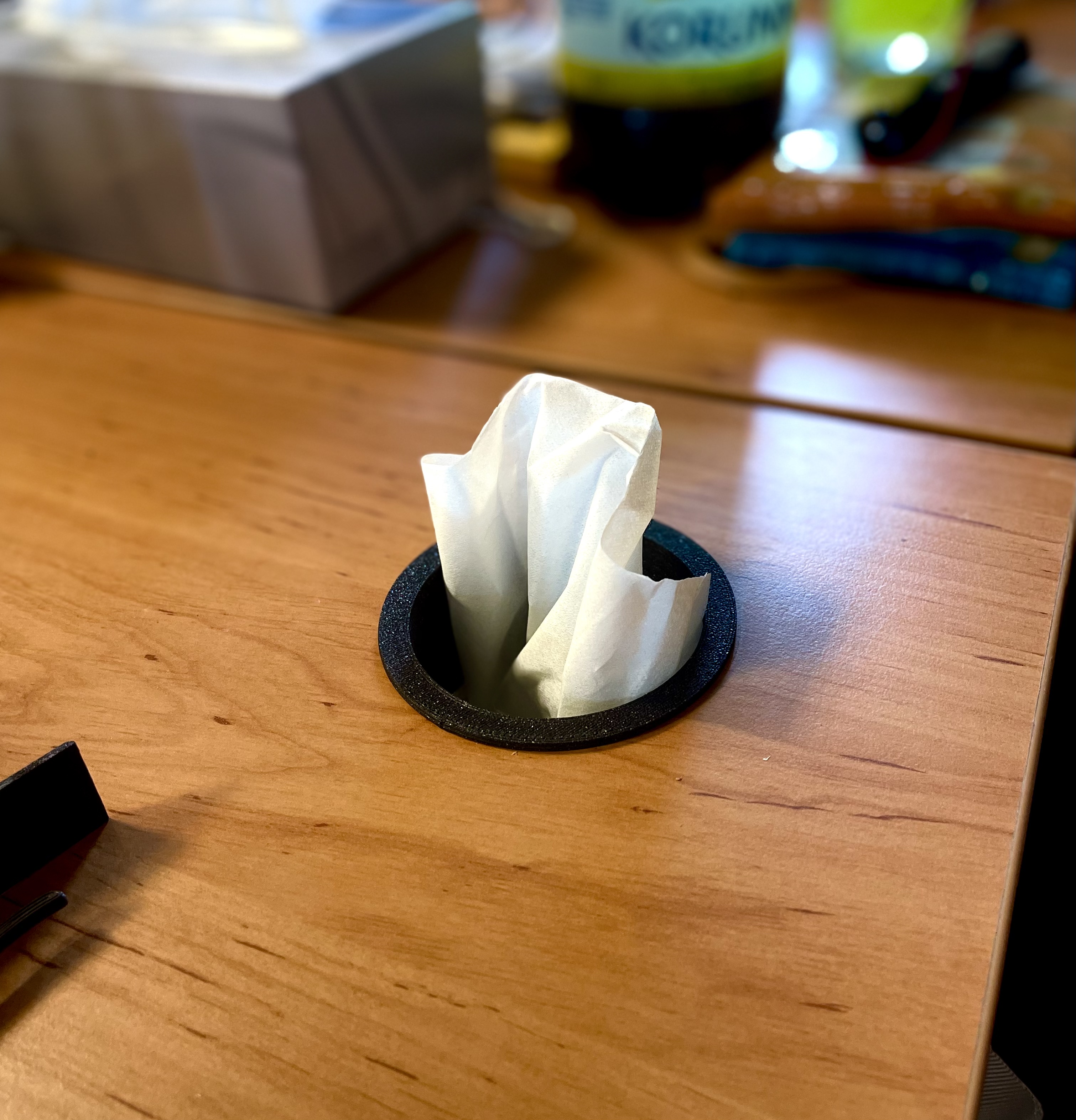 Table hole tissue dispenser box holder od autora Jakub Frasunek ...