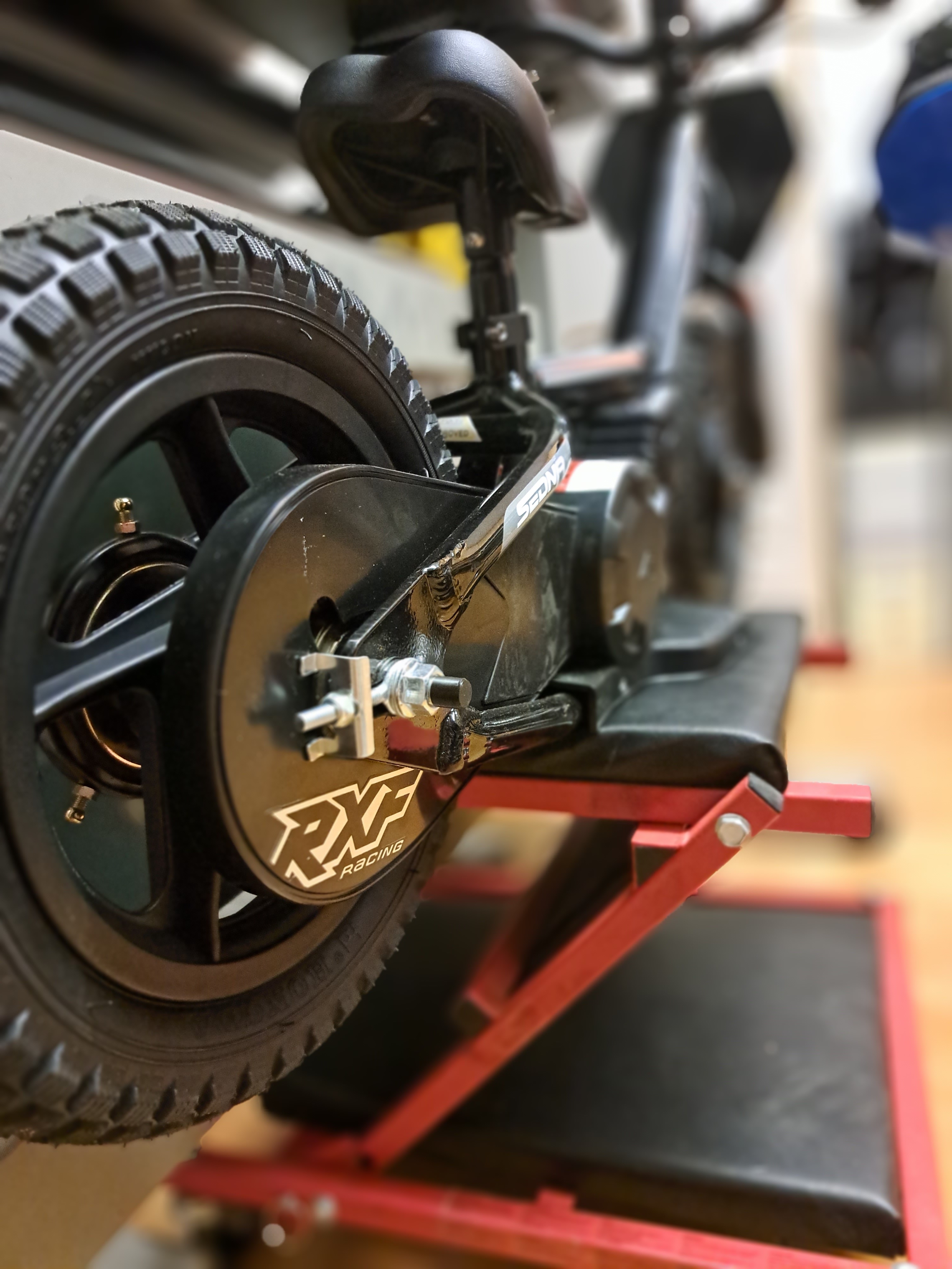 Revvi 12" Rear axel caps by Creatality | Download free STL model ...