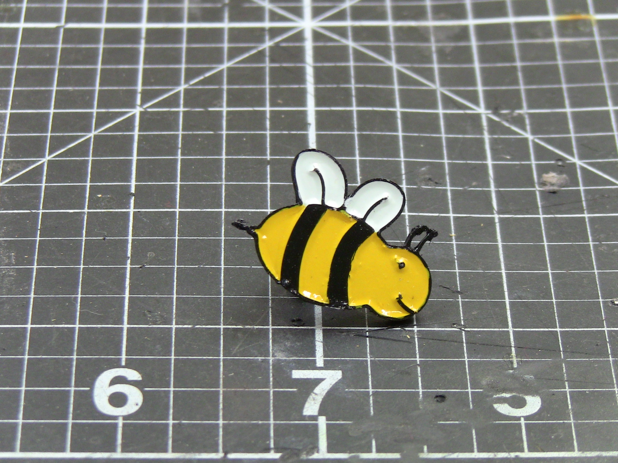 Bee enamel pin by Nick Tailor | Download free STL model | Printables.com