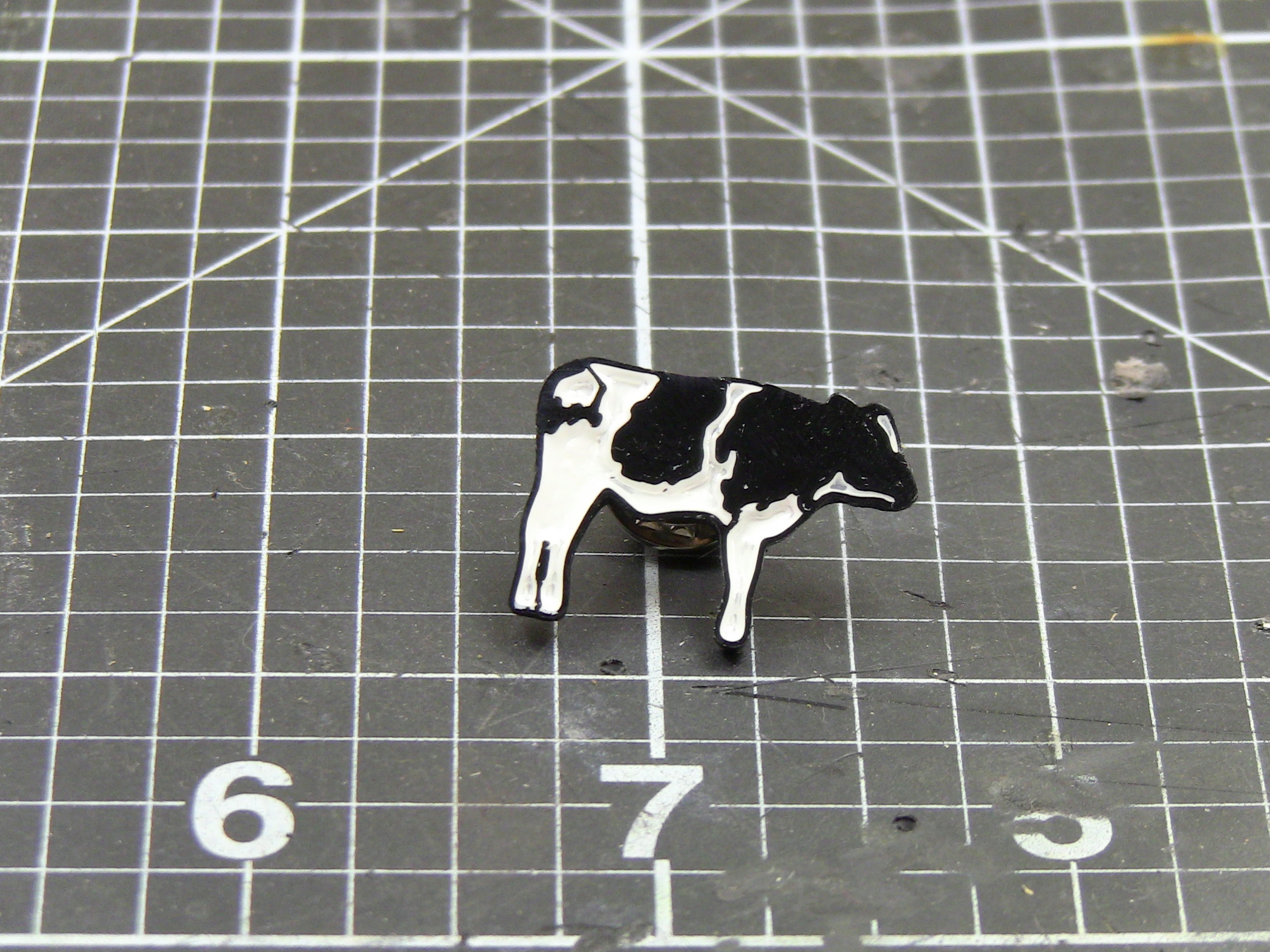 Cow enamel pin by Nick Tailor | Download free STL model | Printables.com