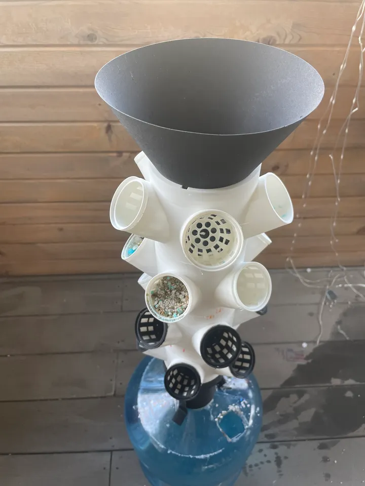 Hydroponics by Bryant Yu | Download free STL model | Printables.com