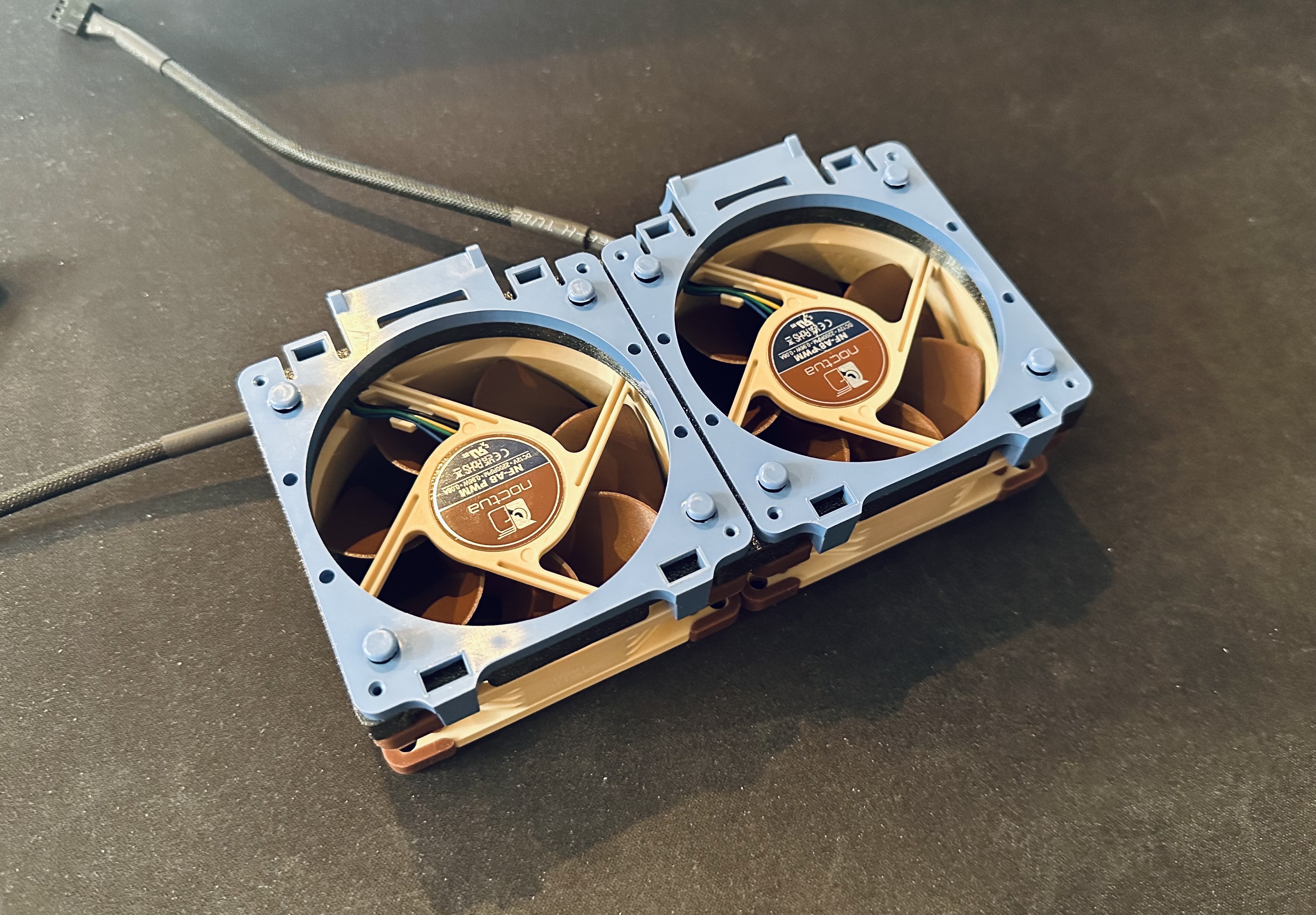 Dual 80mm Noctua Rear Fan Adapter for Chenbro RM42200 by pixelwave ...